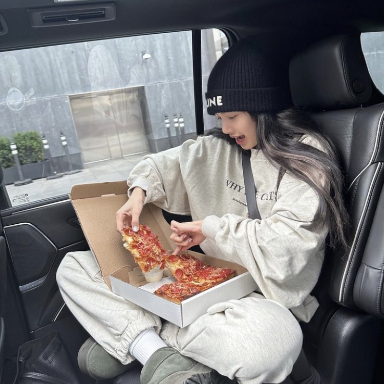 get shopping... (@wish1ist) 님의 게시물 | KREAM