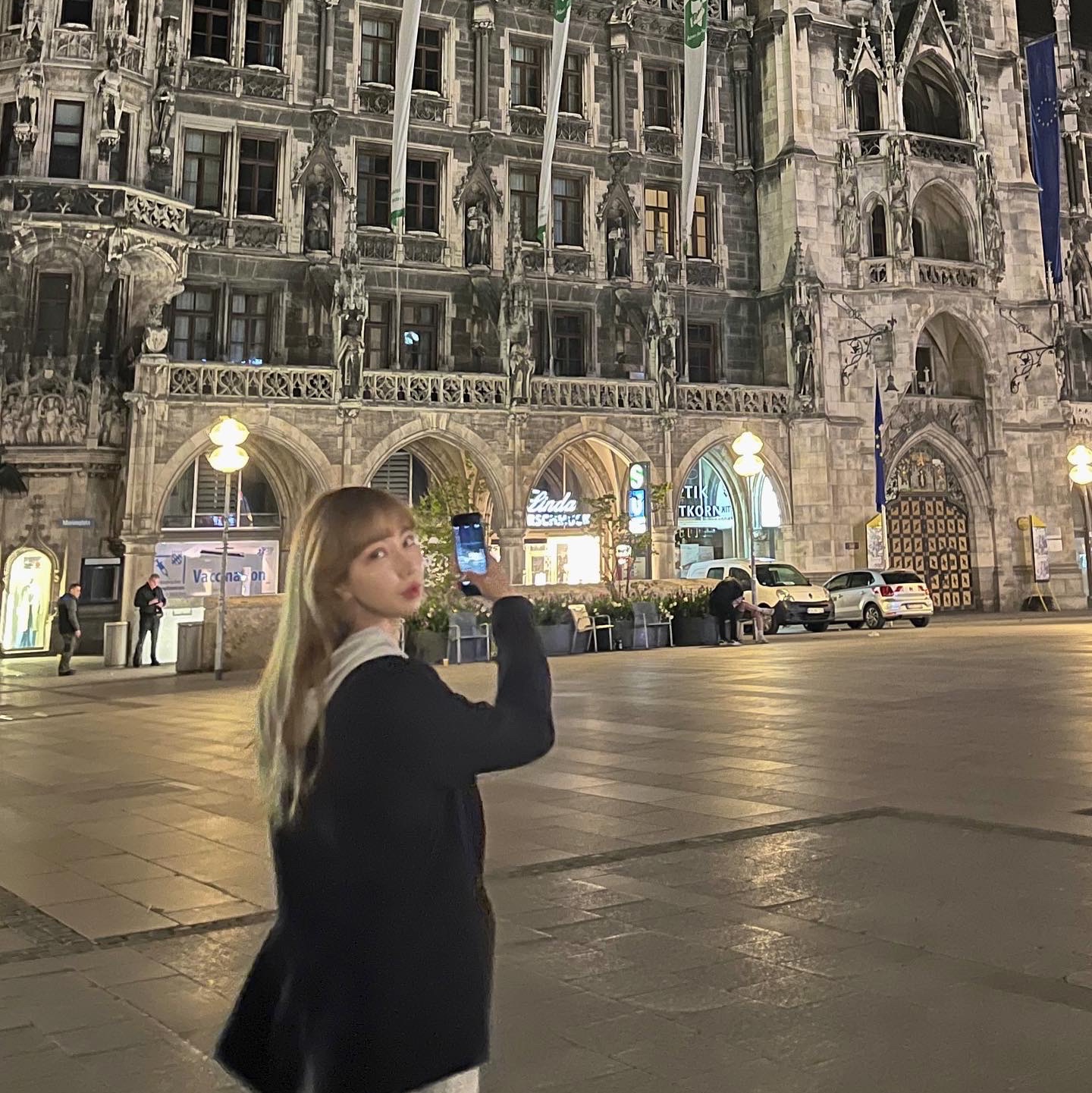 민지 (@povmin) 님의 게시물 | KREAM