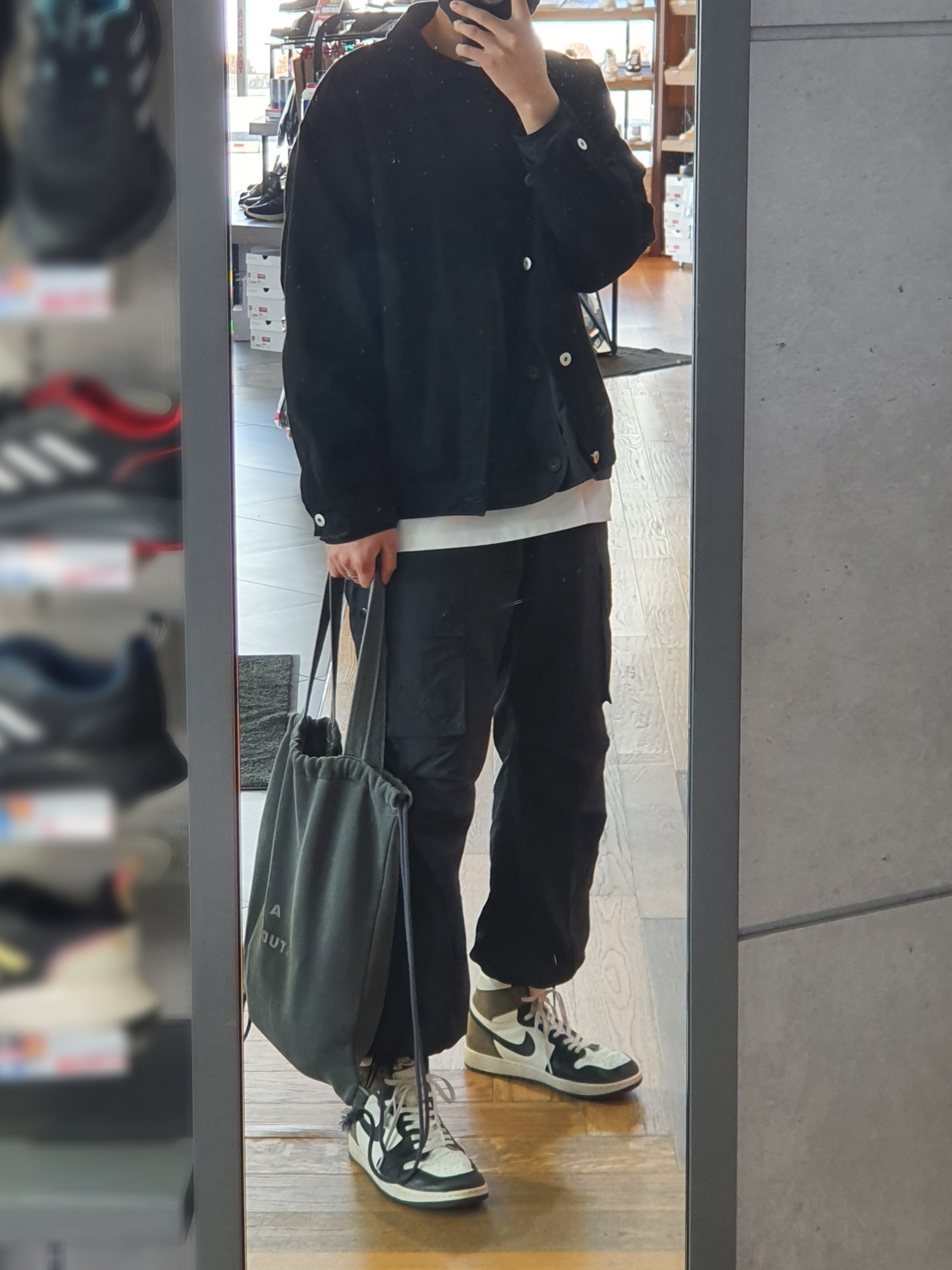 모리 (@owater_97) 님의 게시물 | KREAM