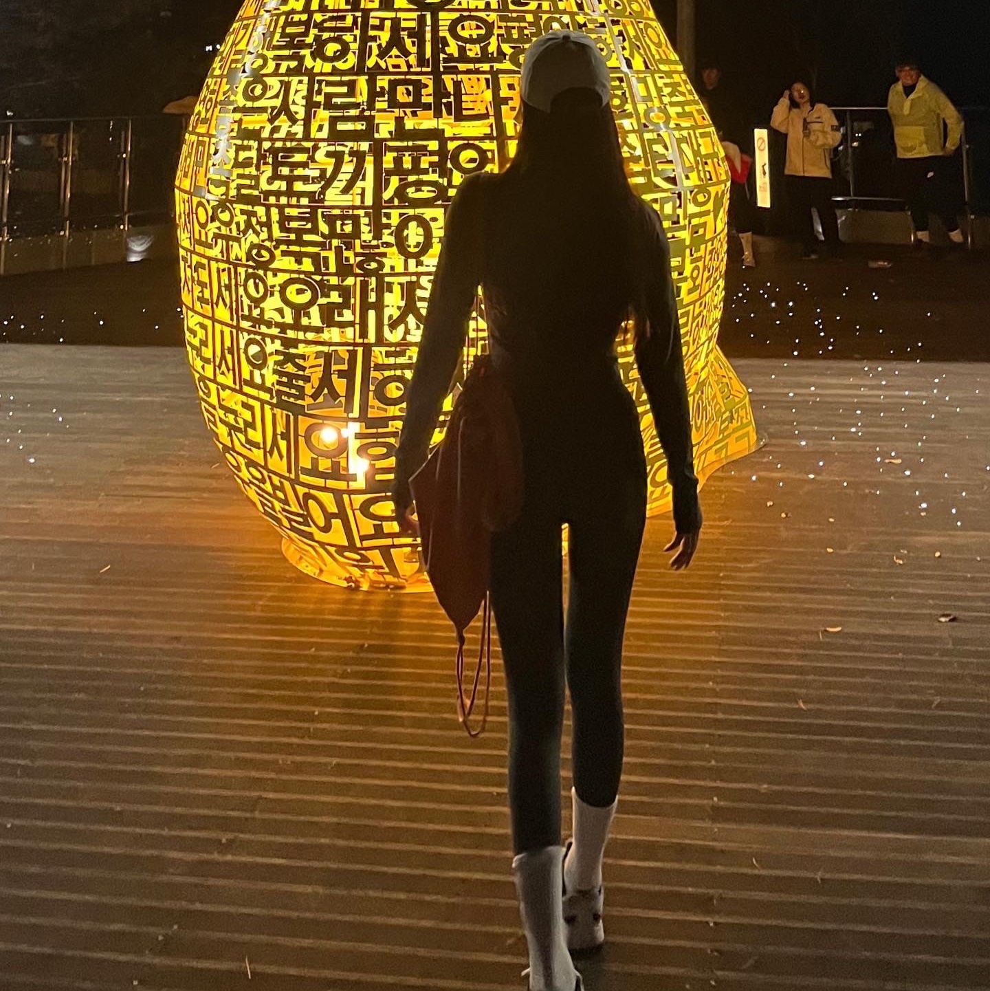 유니니 (@unninni) 님의 게시물 | KREAM