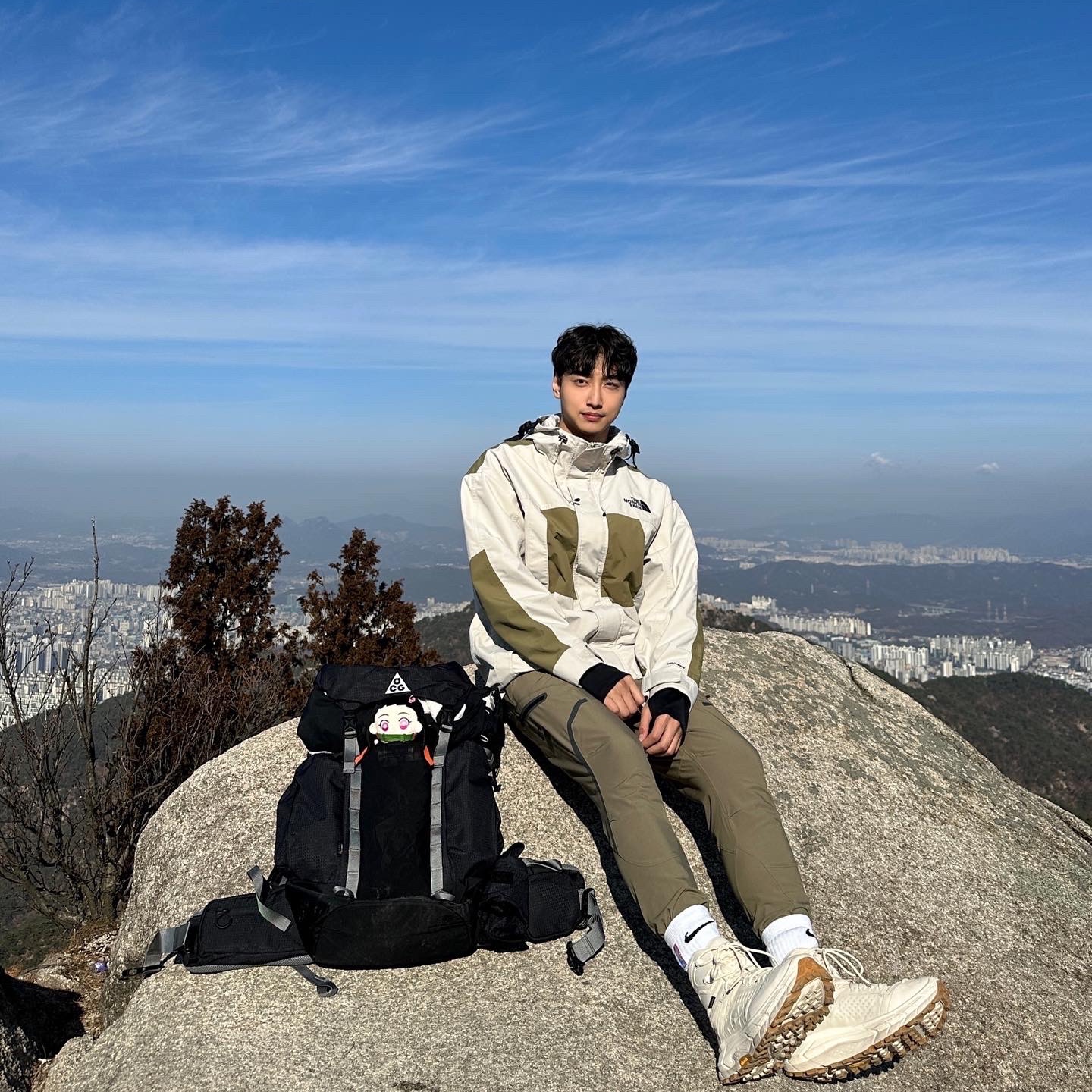 재육이 (@14_yoon) 님의 게시물 | KREAM