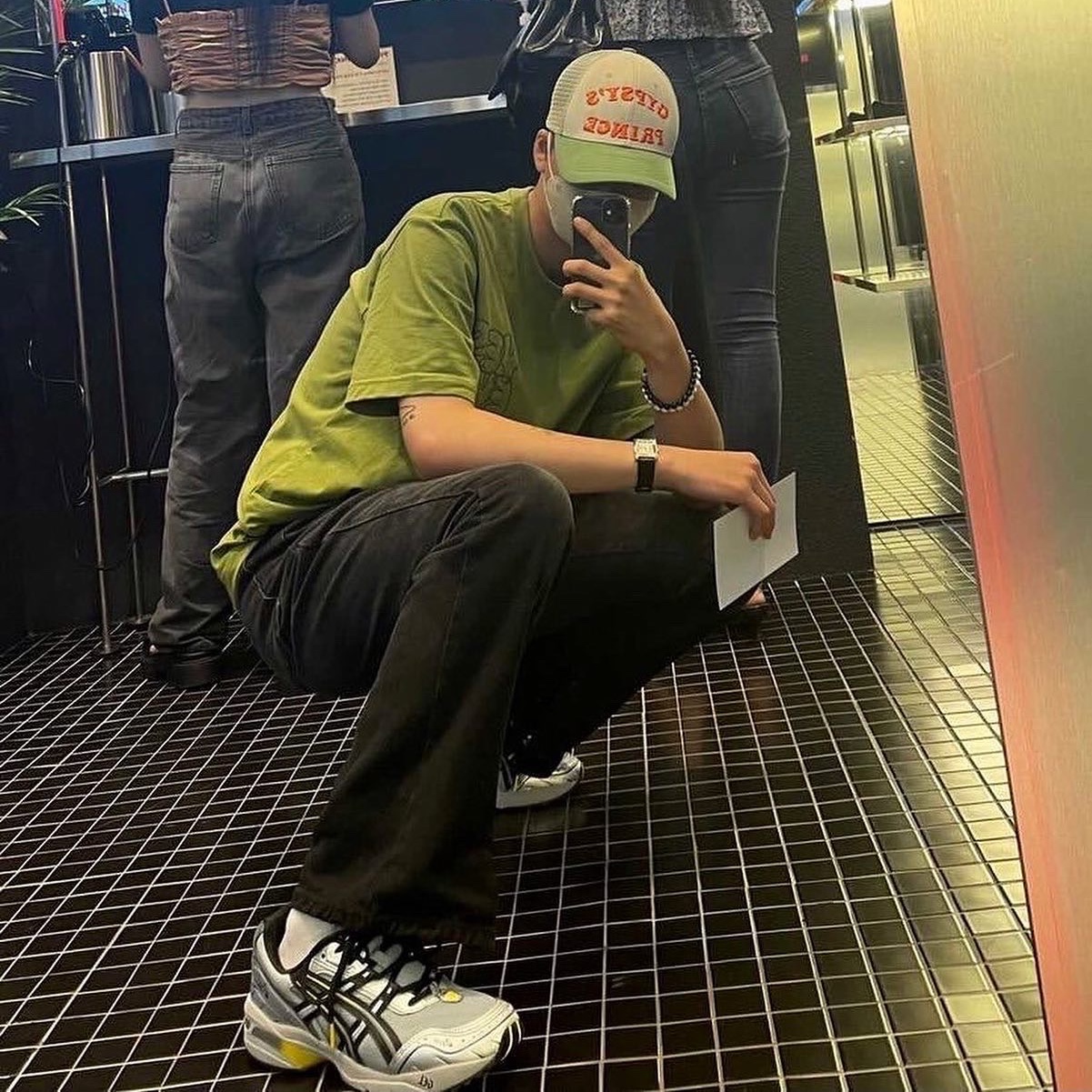 오잉 (@bz_f.wr_) 님의 게시물 | KREAM