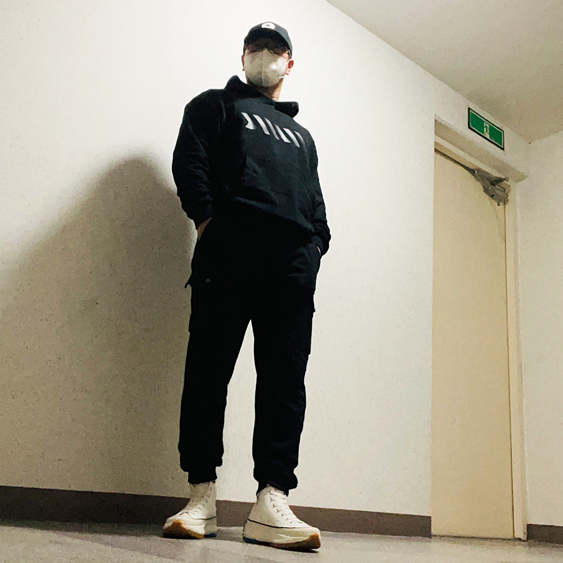 Lee (@artera) 님의 게시물 | KREAM