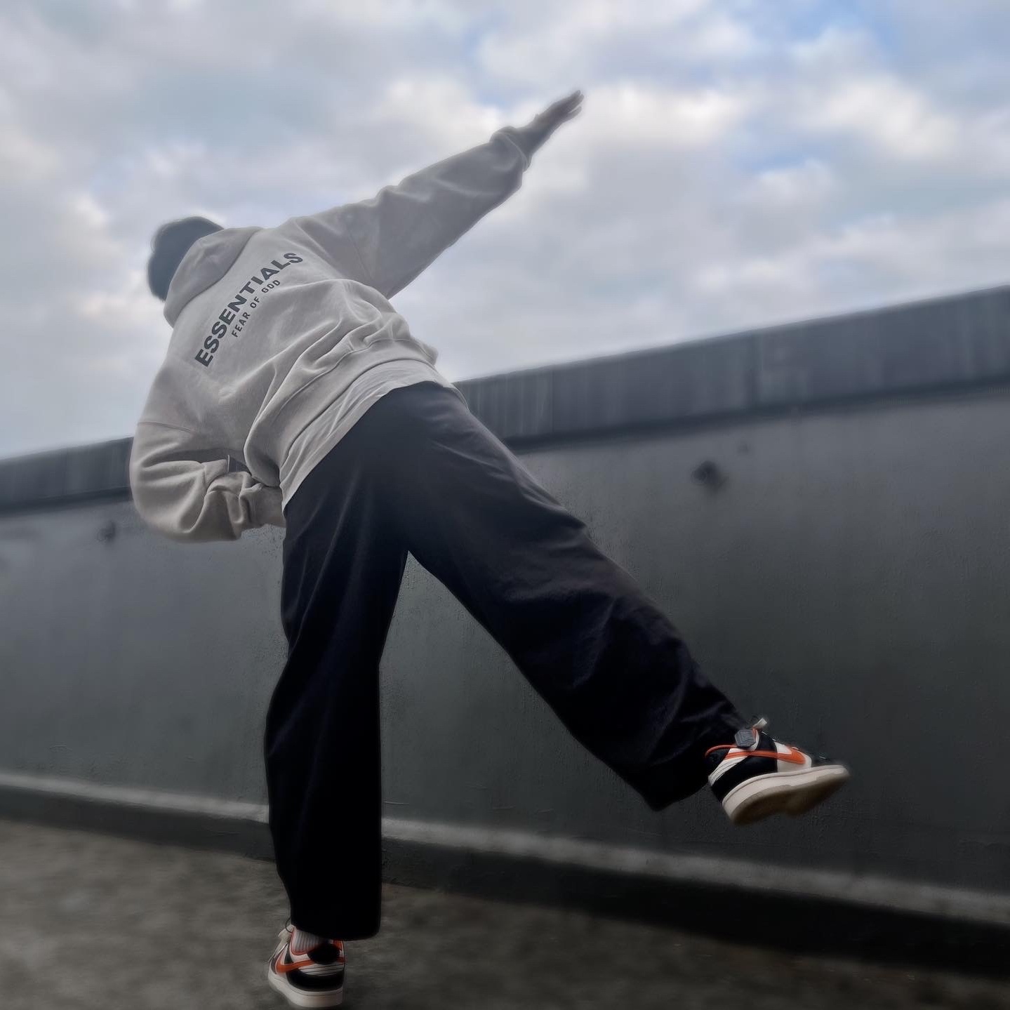 7r92j7qxhh (@gjn53i) 님의 게시물 | KREAM