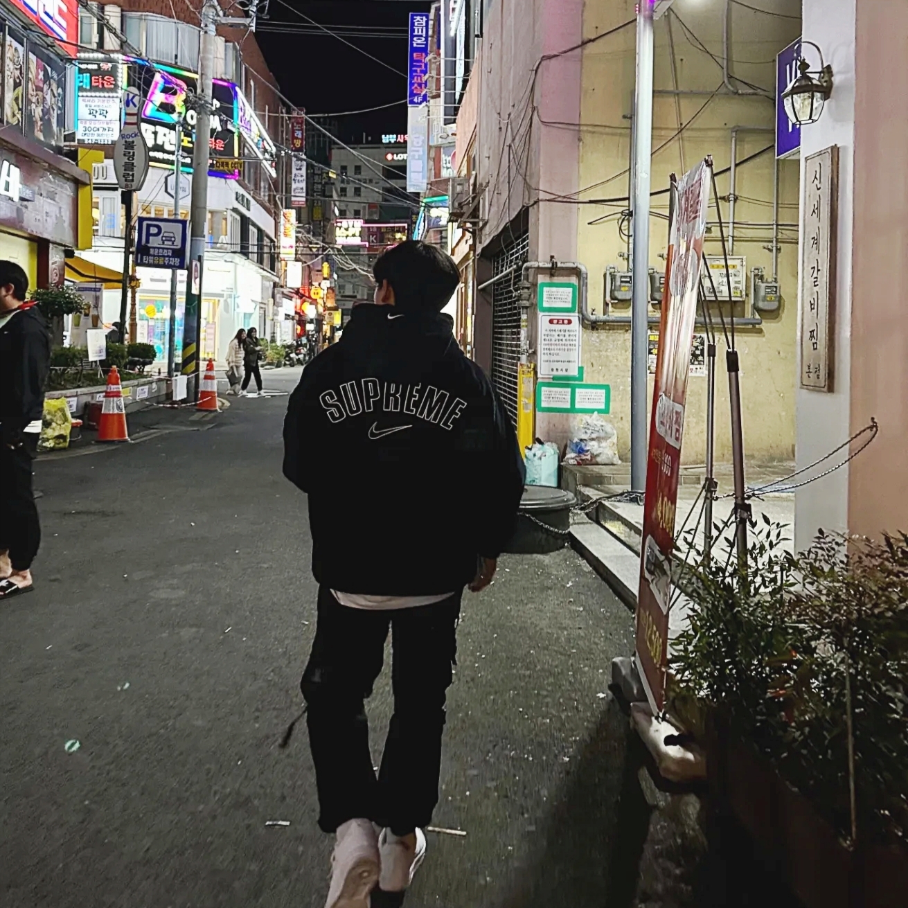 wcs151 (@b5y1rg) 님의 게시물 | KREAM