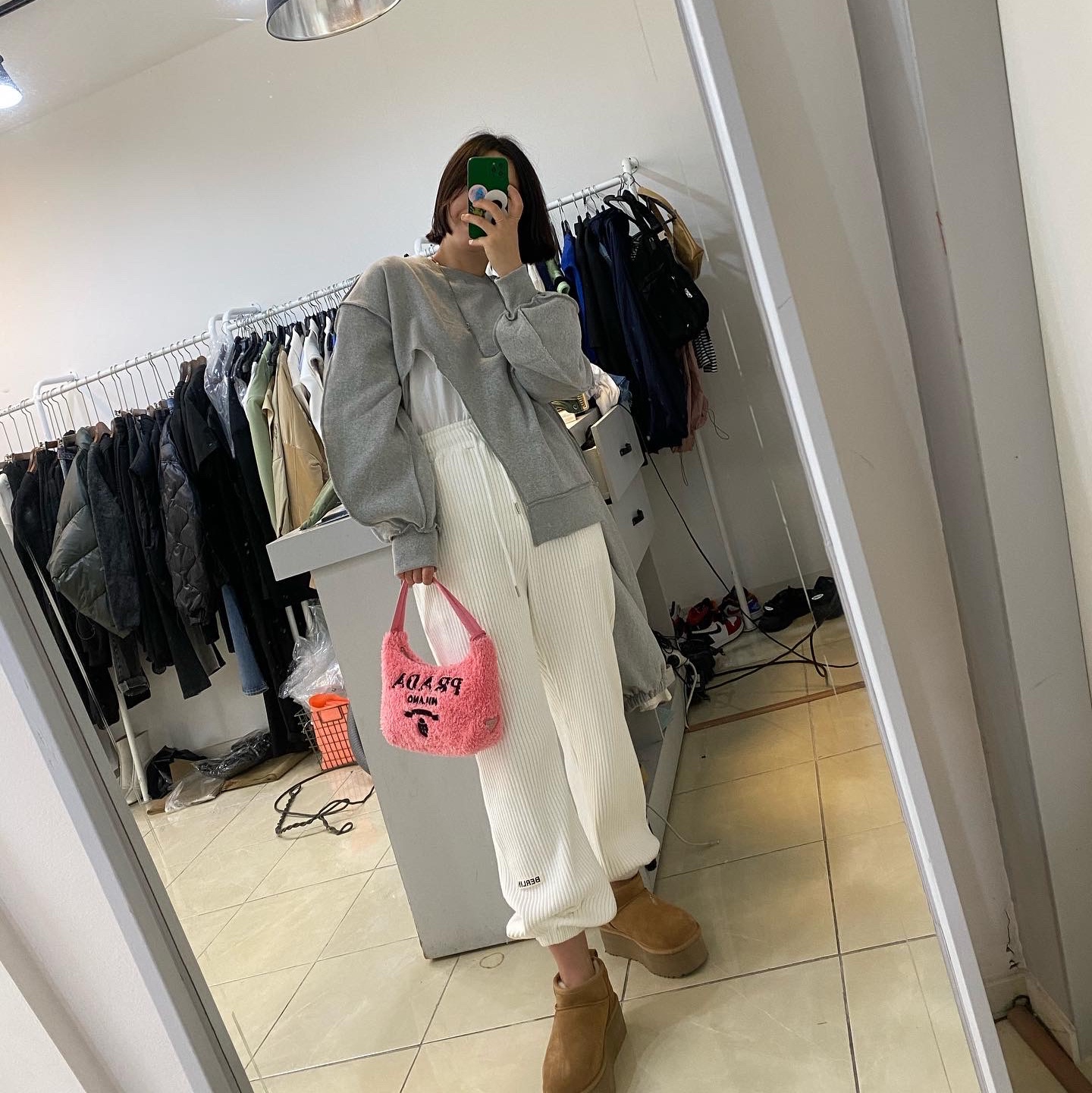 김아미 (@hoami00) 님의 게시물 | KREAM