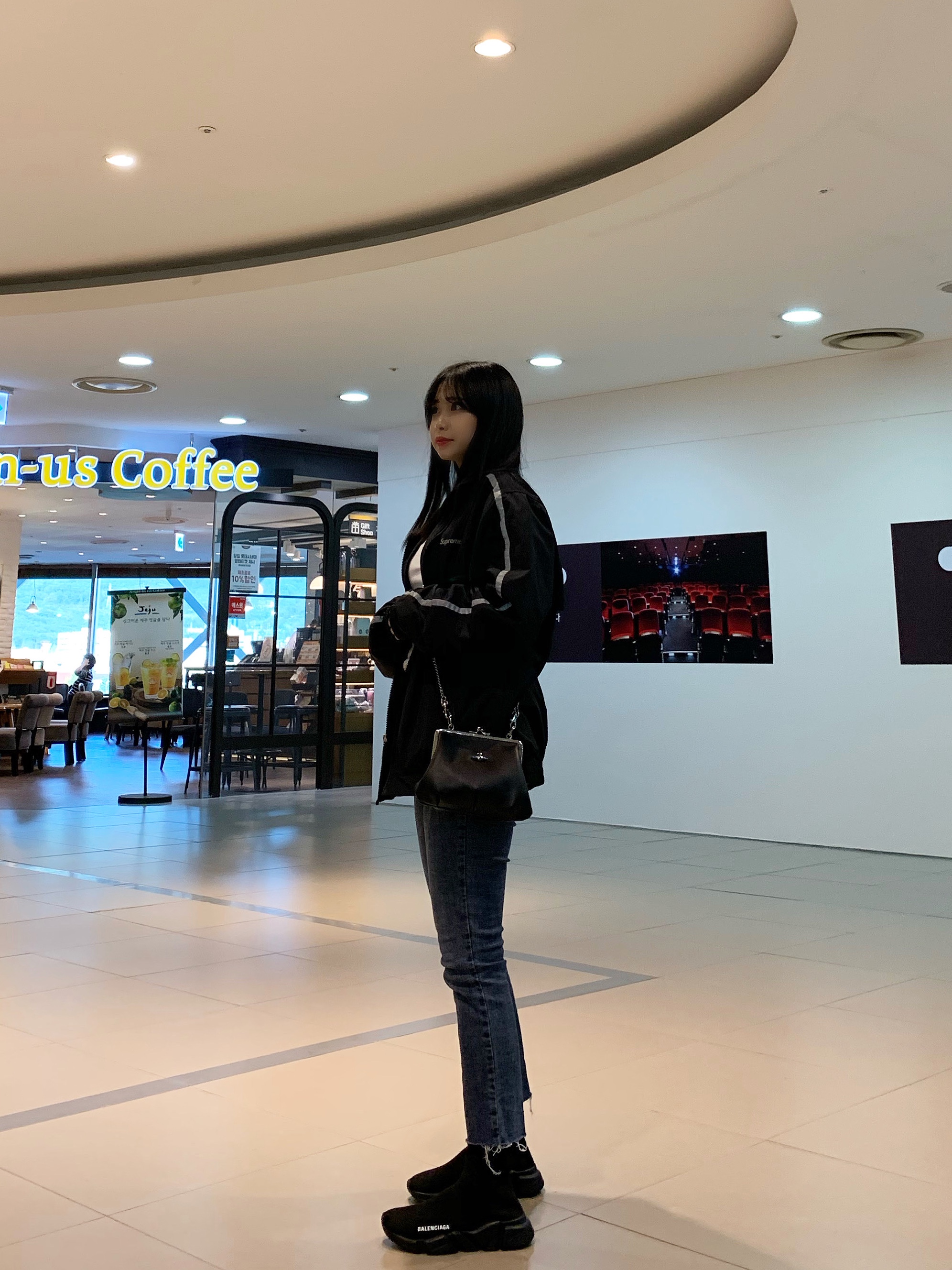 (@155.9_) 님의 게시물 | KREAM