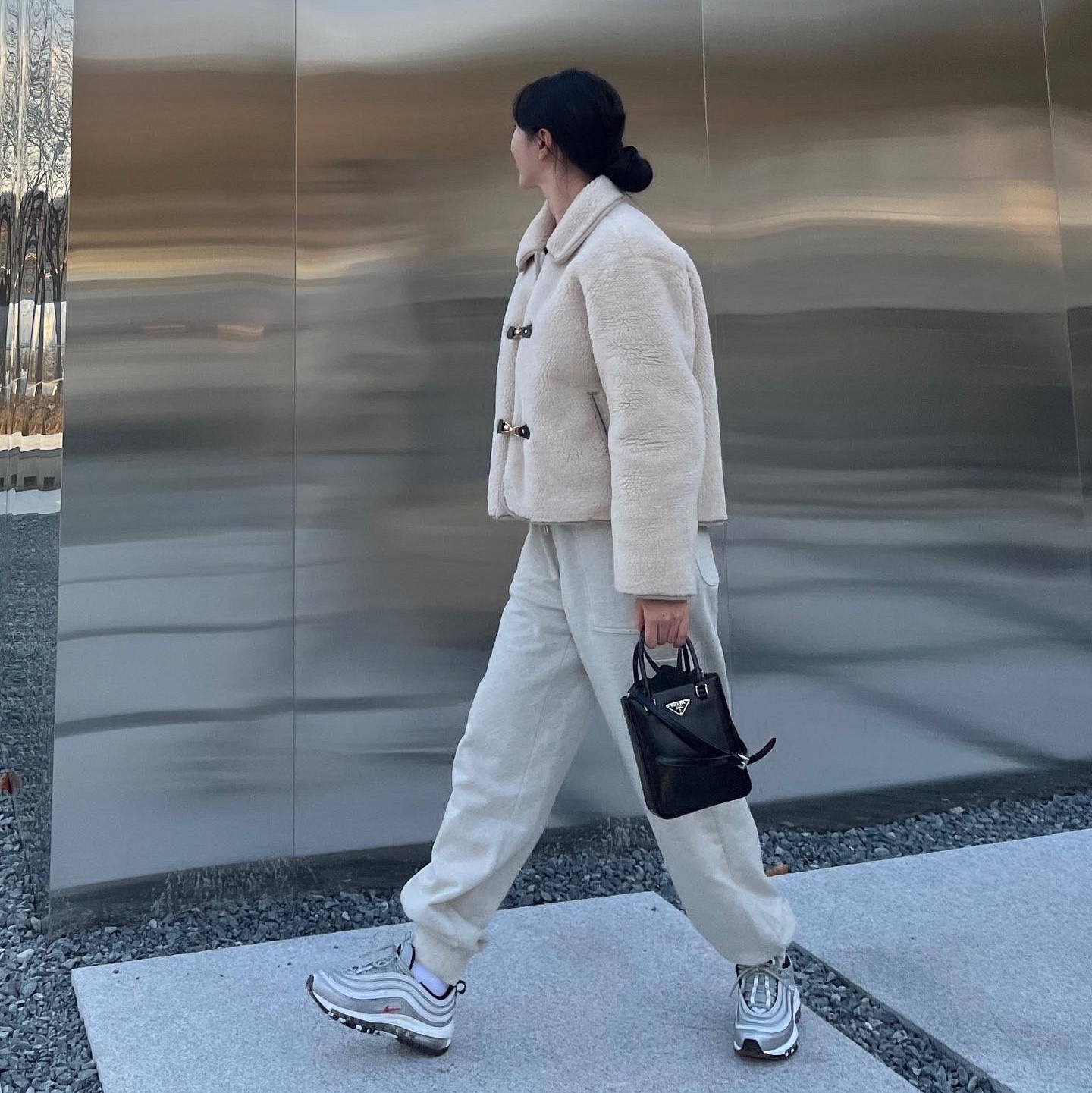 유니니 (@unninni) 님의 게시물 | KREAM