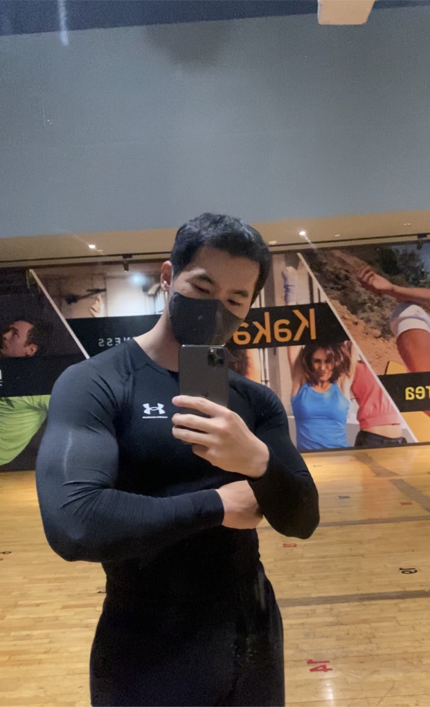 한승호 (@h_h_momo) 님의 게시물 | KREAM