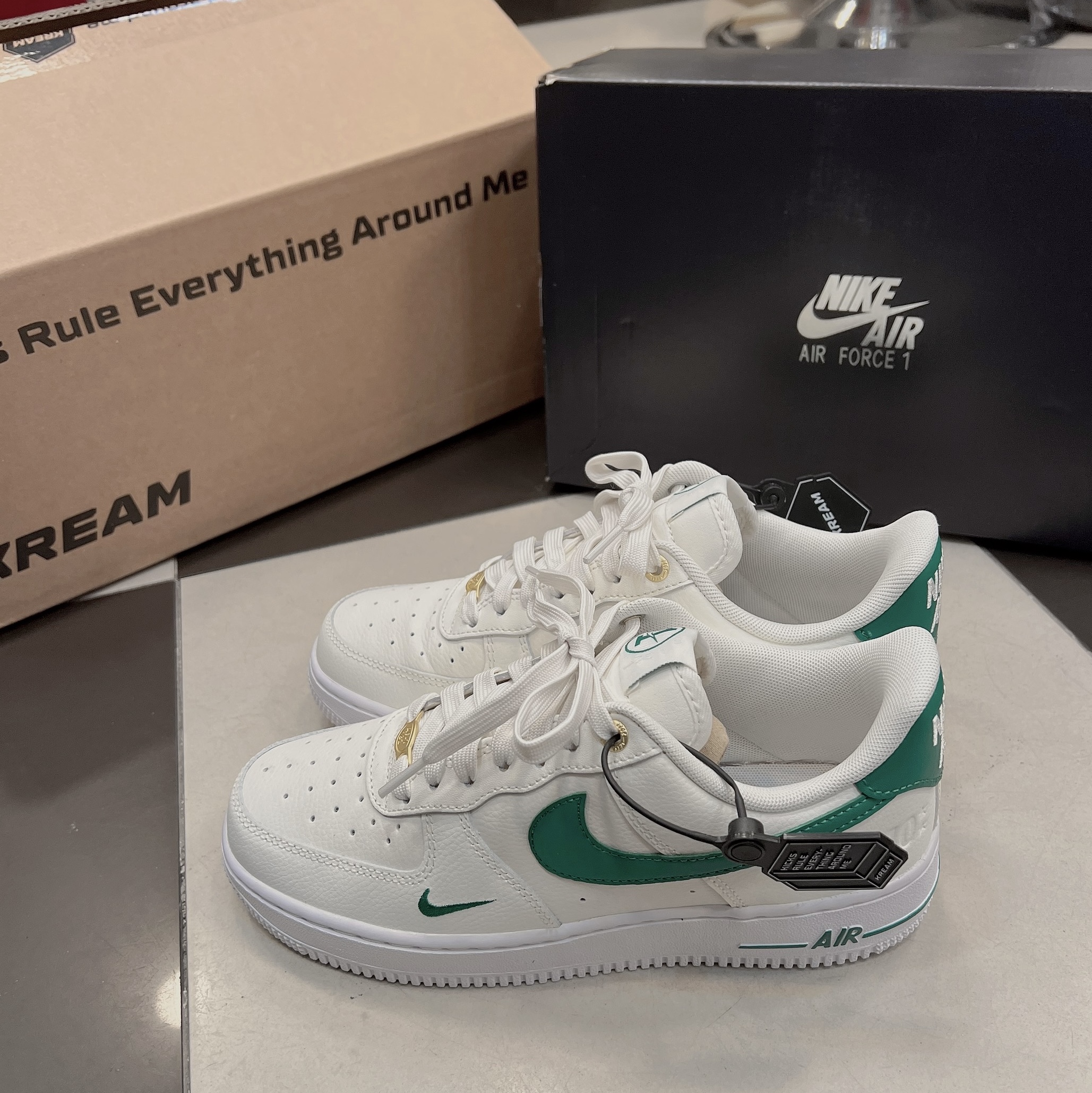 으니s2 (@euns2) 님의 게시물 | KREAM