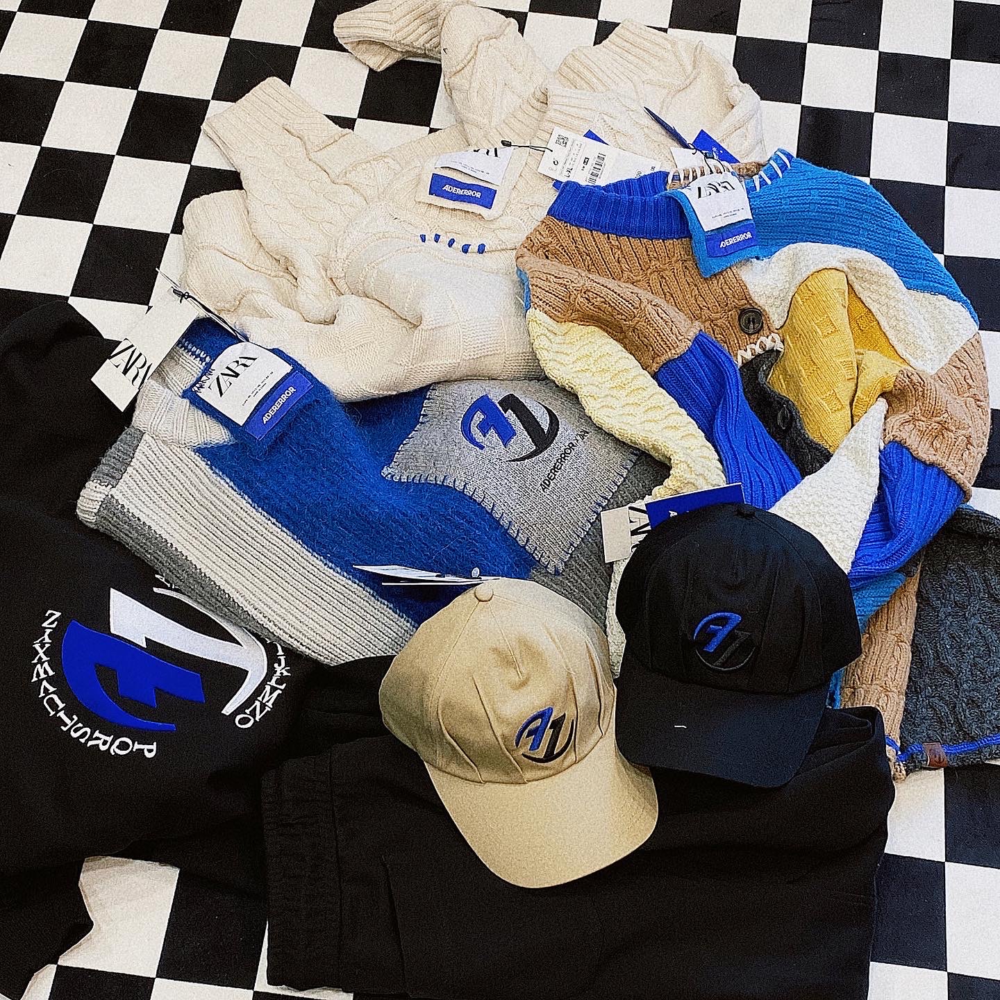 융🐬 (@__yoon.23) 님의 게시물 | KREAM