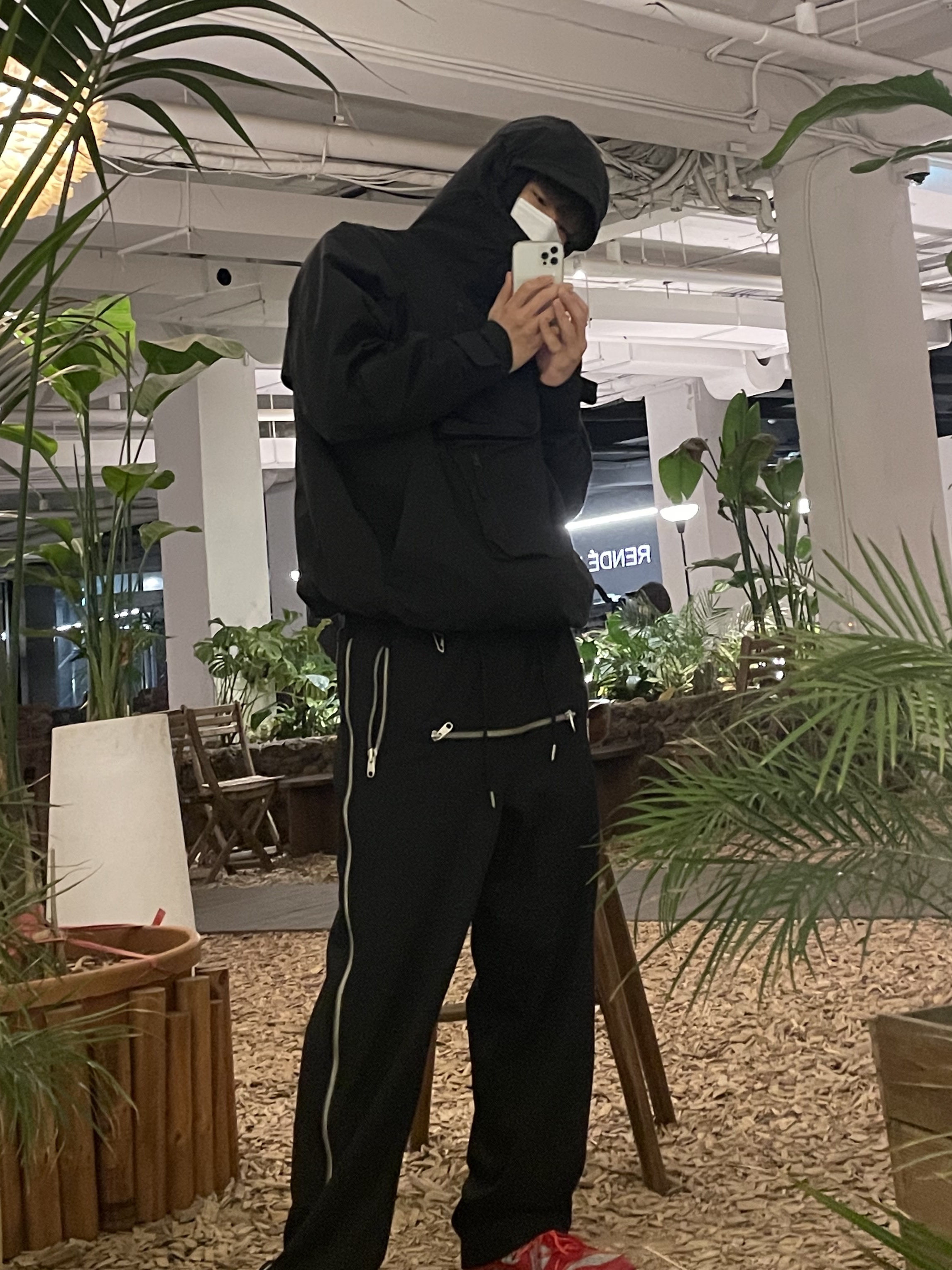 섬 언 (@sese_x) 님의 게시물 | KREAM