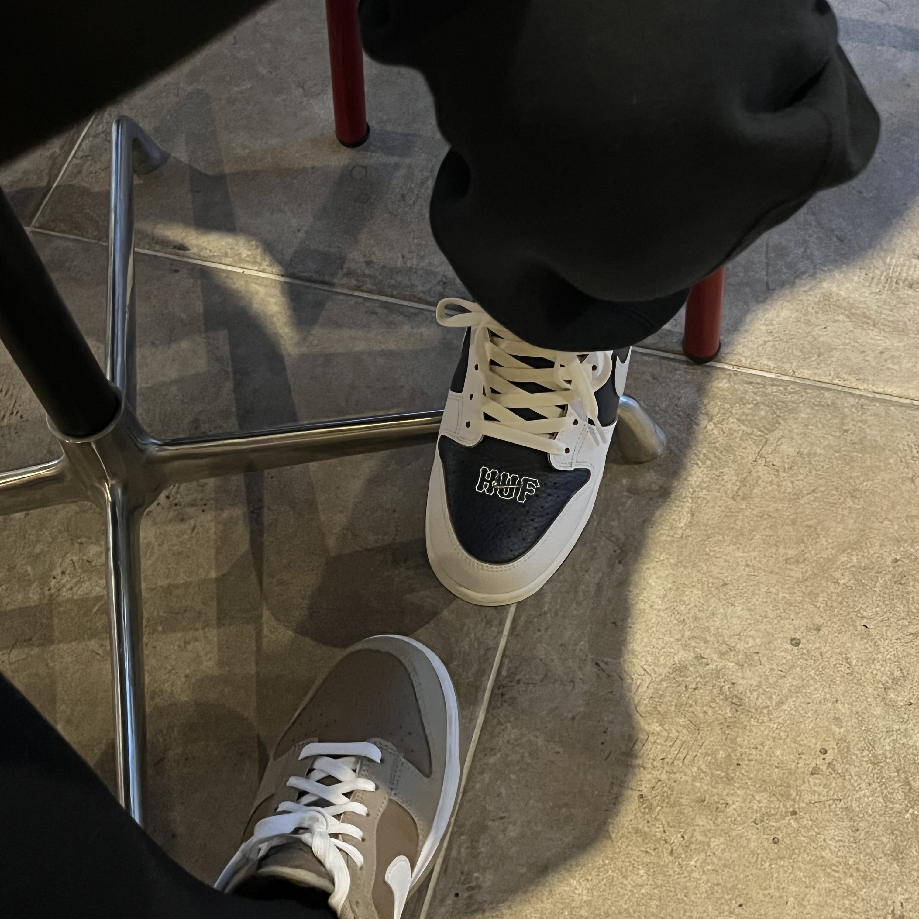 유니니 (@unninni) 님의 게시물 | KREAM