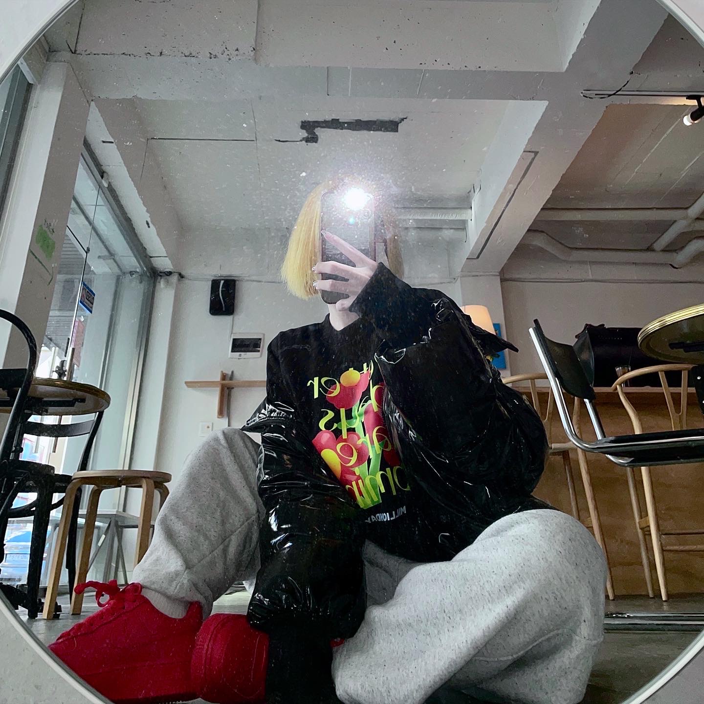 gyul__s2_ (@gyul__s2_) 님의 게시물 | KREAM