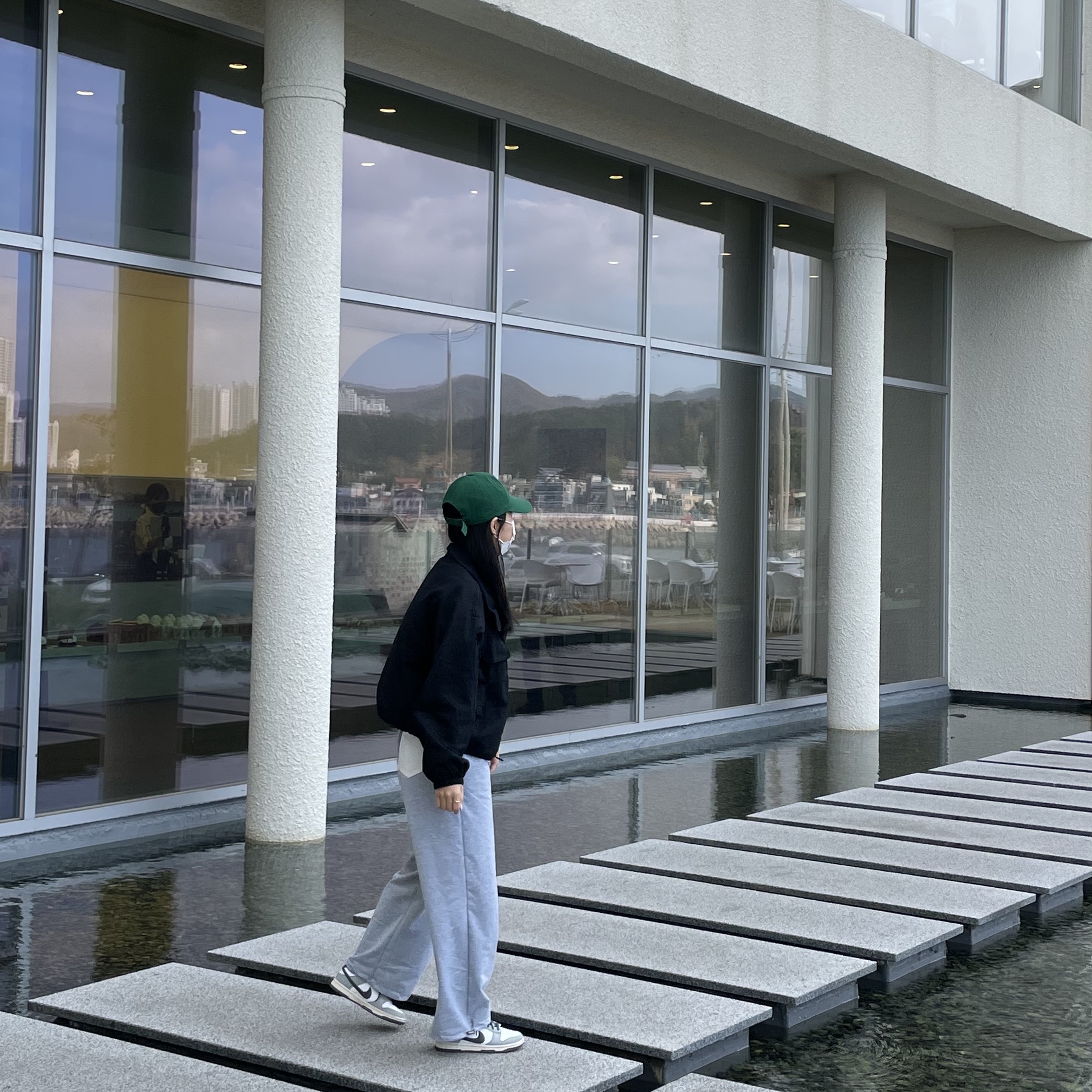 몌리미야 (@r._.im00) 님의 게시물 | KREAM