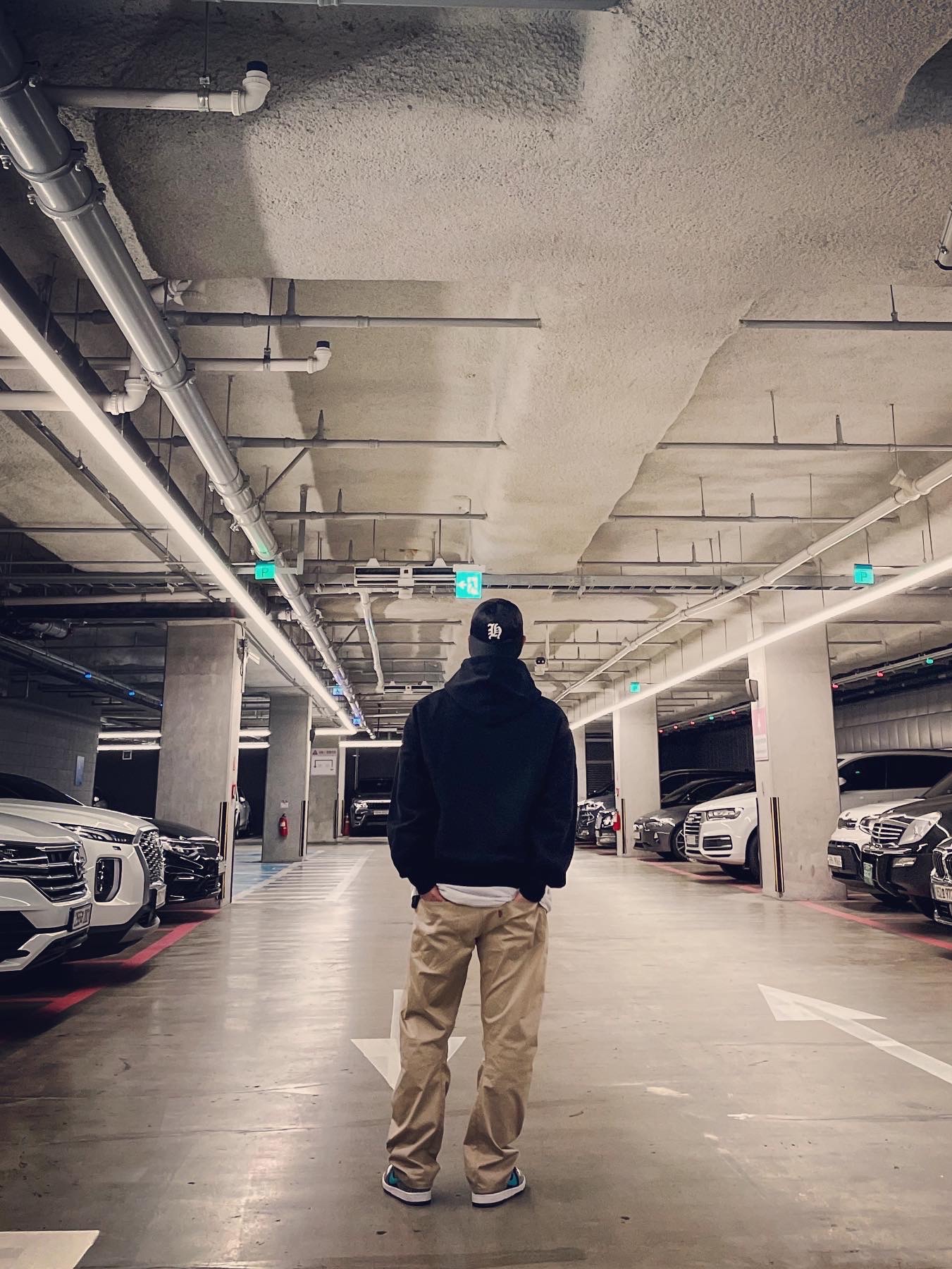 HENZ (@_henz) 님의 게시물 | KREAM