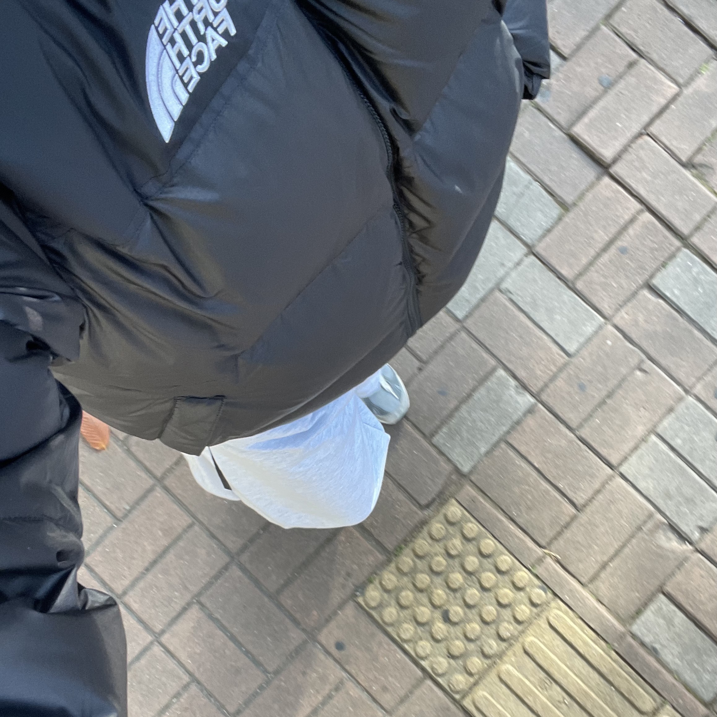 loo_beom (@loo_beom) 님의 게시물 | KREAM