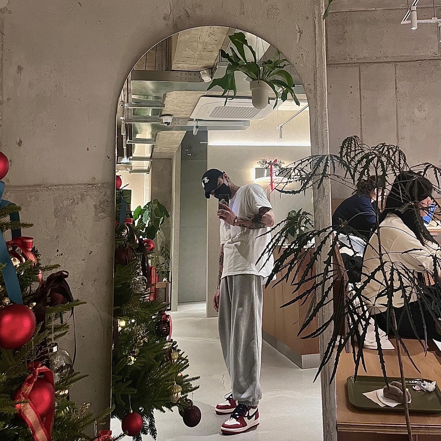 hoya. (@hellin_94__ho) 님의 게시물 | KREAM