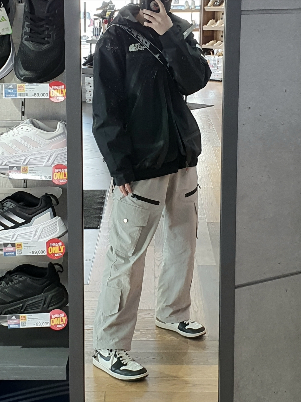 모리 (@owater_97) 님의 게시물 | KREAM