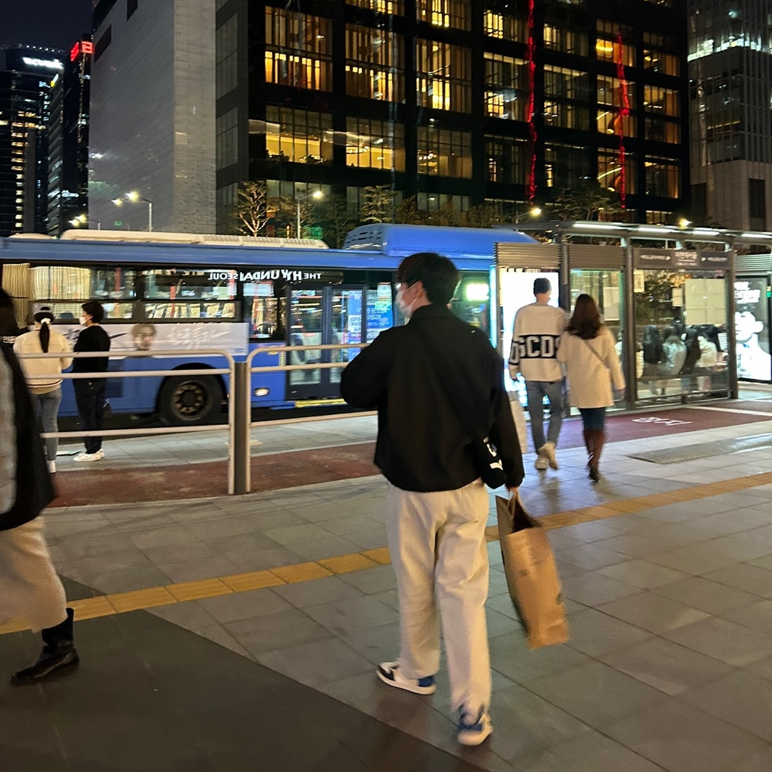 띵띵띵 (@chjkiu) 님의 게시물 | KREAM