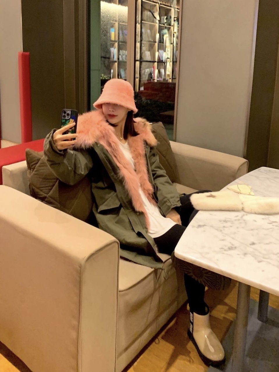 꿀벌이🐝 이지유 (@amelia_v) 님의 게시물 | KREAM