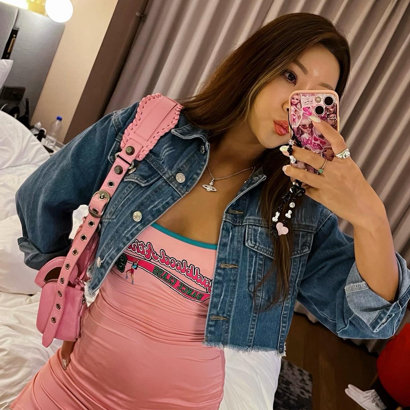 𝑌𝑈𝐵𝐸𝐸𝑁•𝐸𝑆𝑇𝐸𝐿𝐴👸🏽 (@bloominthes...) 님의 게시물 | KREAM