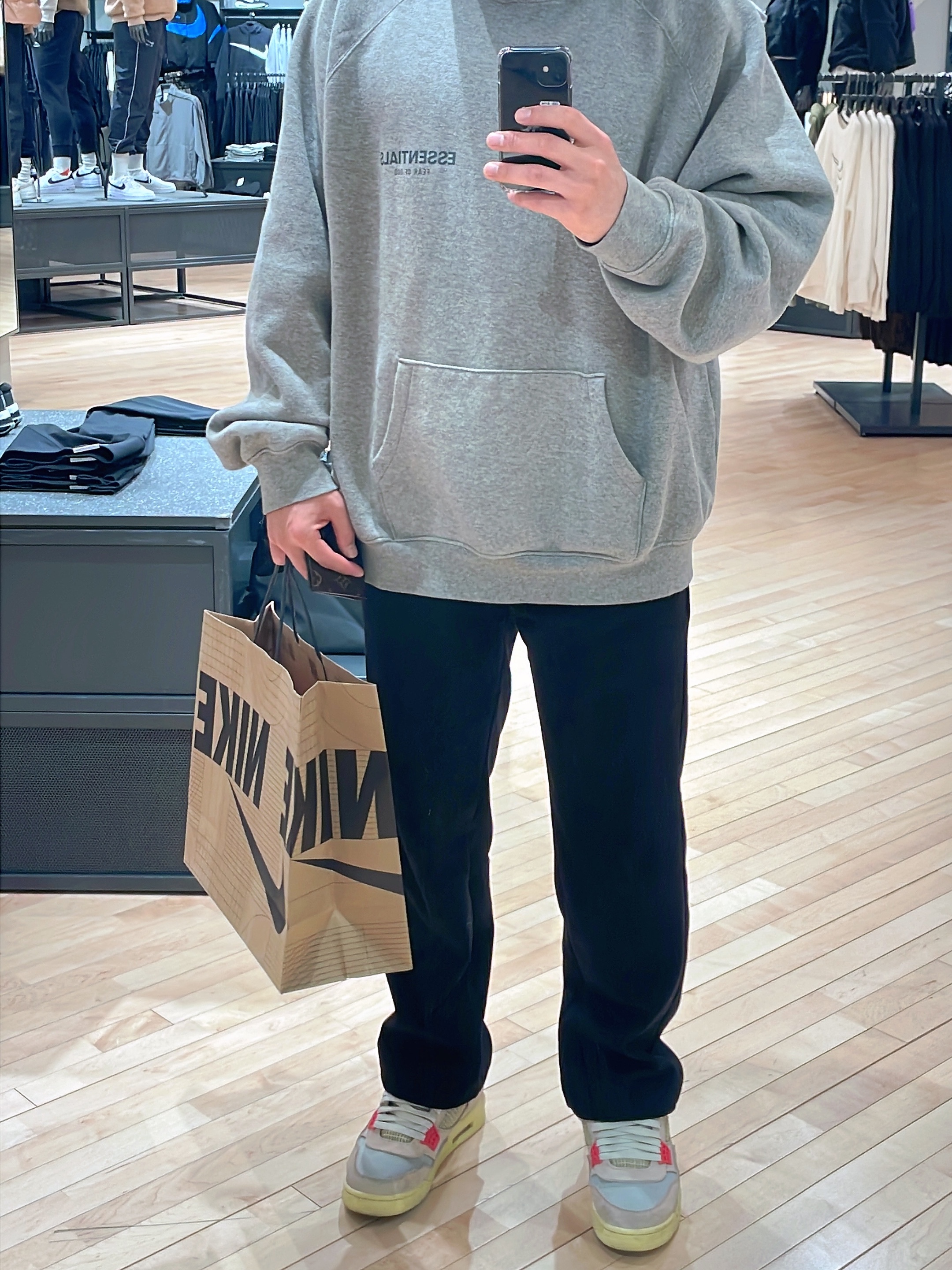 시온 (@zion_) 님의 게시물 | KREAM