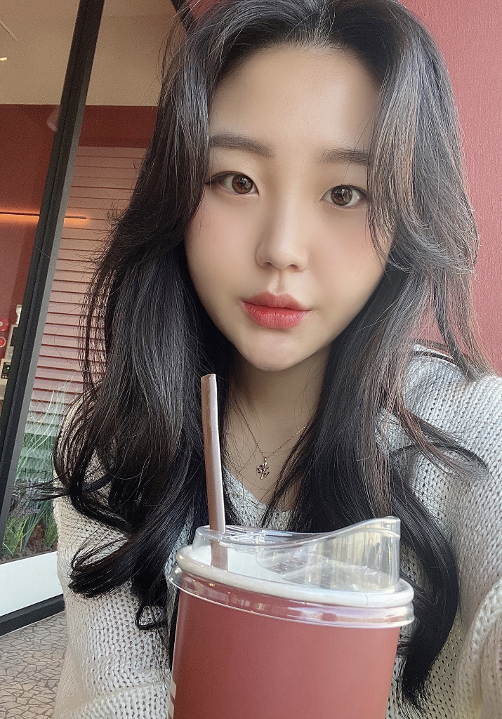 인스타그뢤 (@4.8__k) 님의 게시물 | KREAM