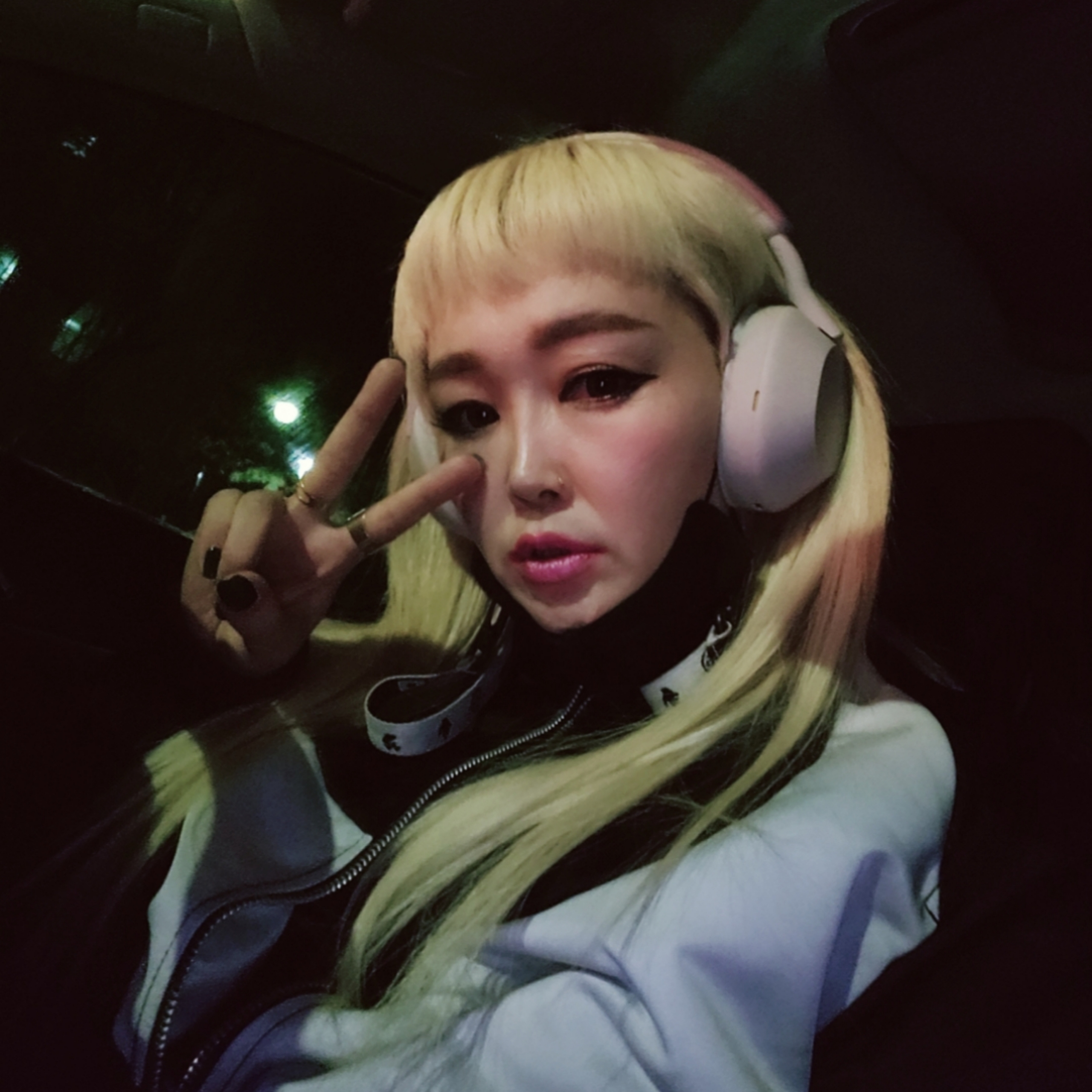 RING.ZI (@ringzi) 님의 게시물 | KREAM