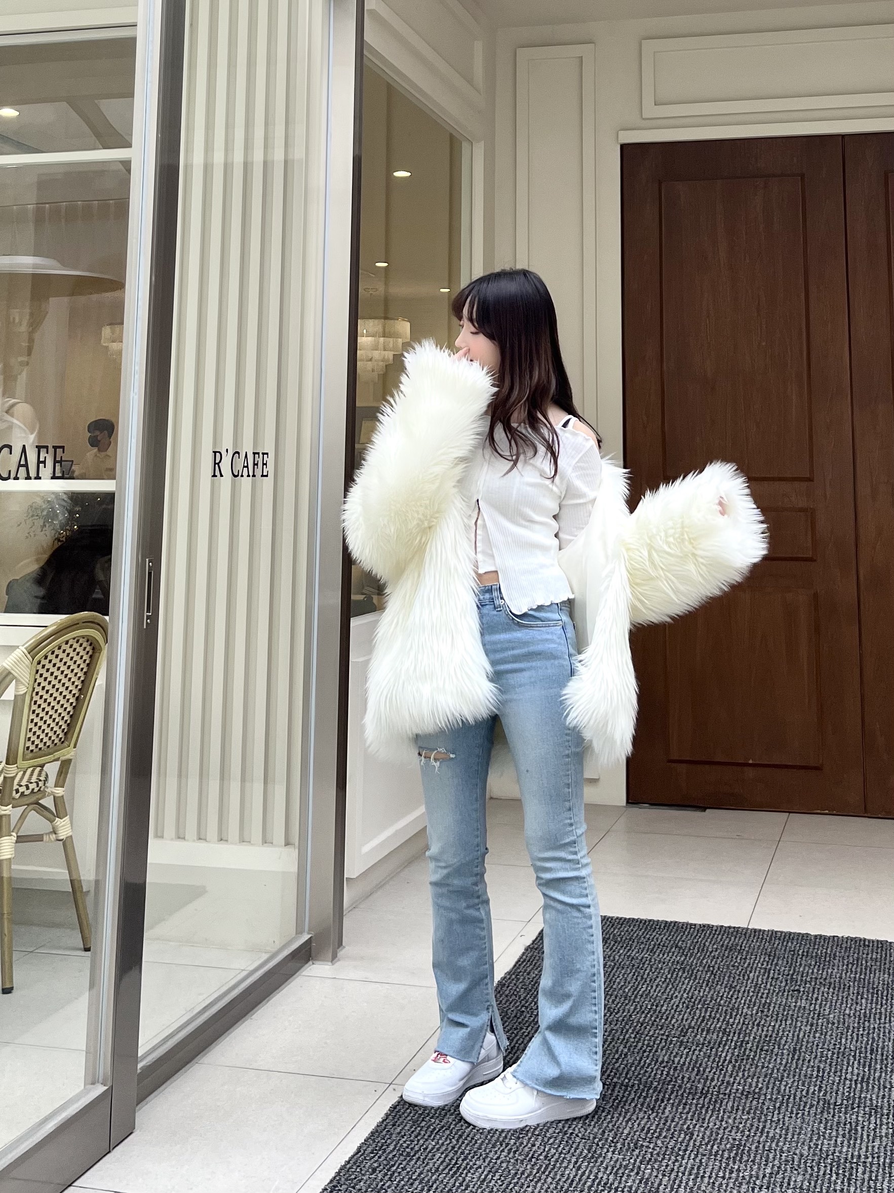 민주 (@miing.9) 님의 게시물 | KREAM