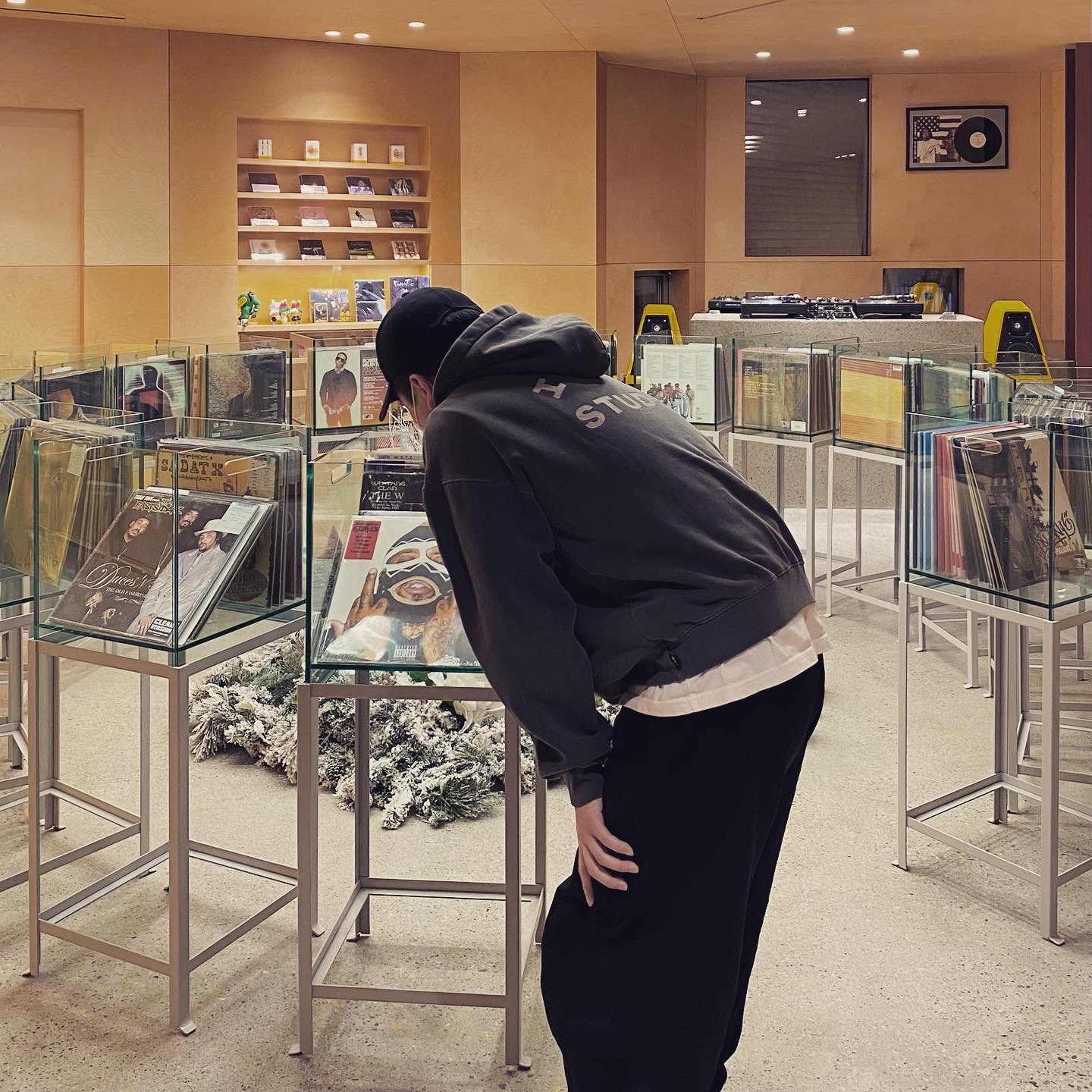 j_h_ (@im_home) 님의 게시물 | KREAM