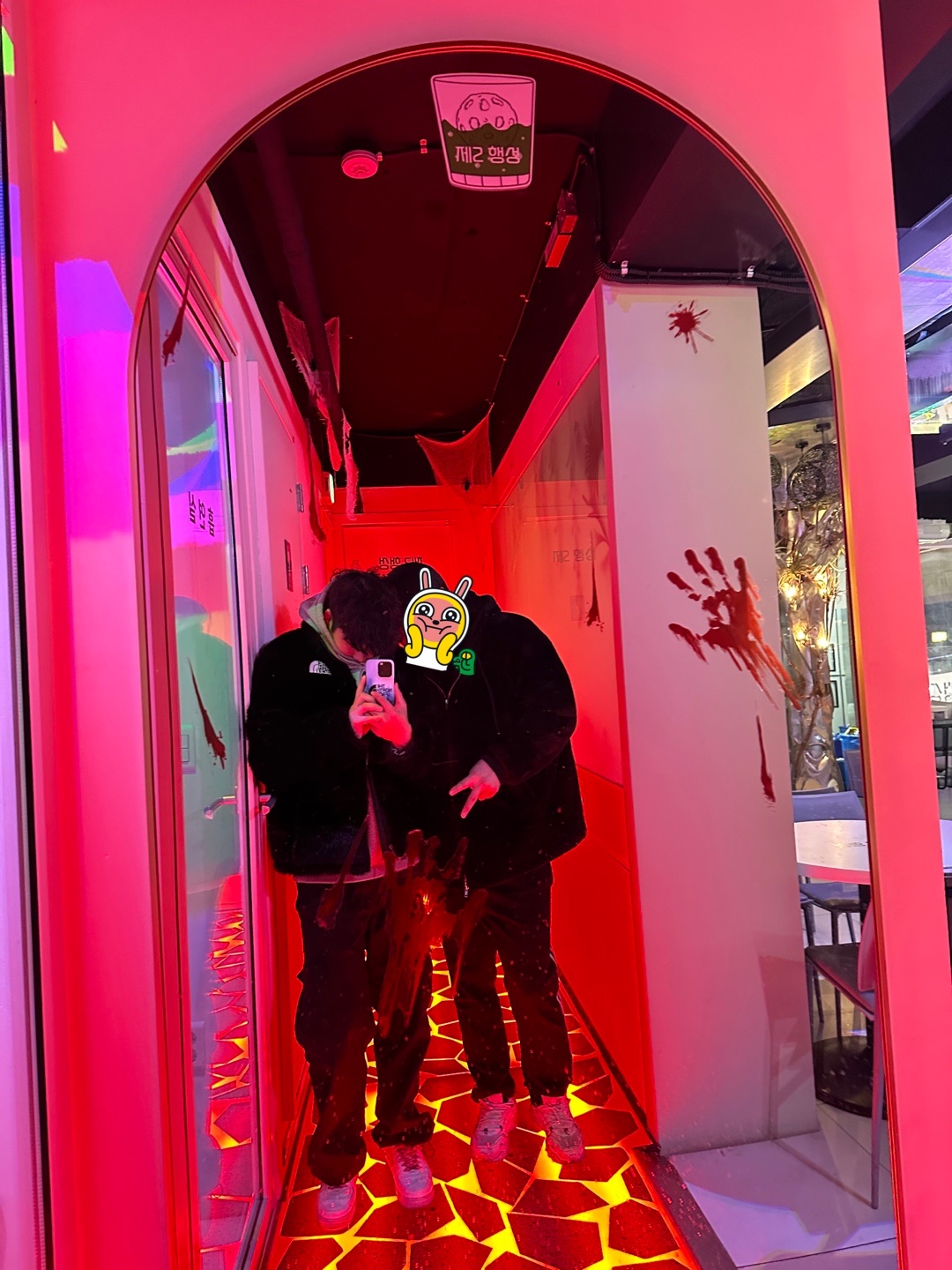 j_hoo555 (@w33d_x) 님의 게시물 | KREAM