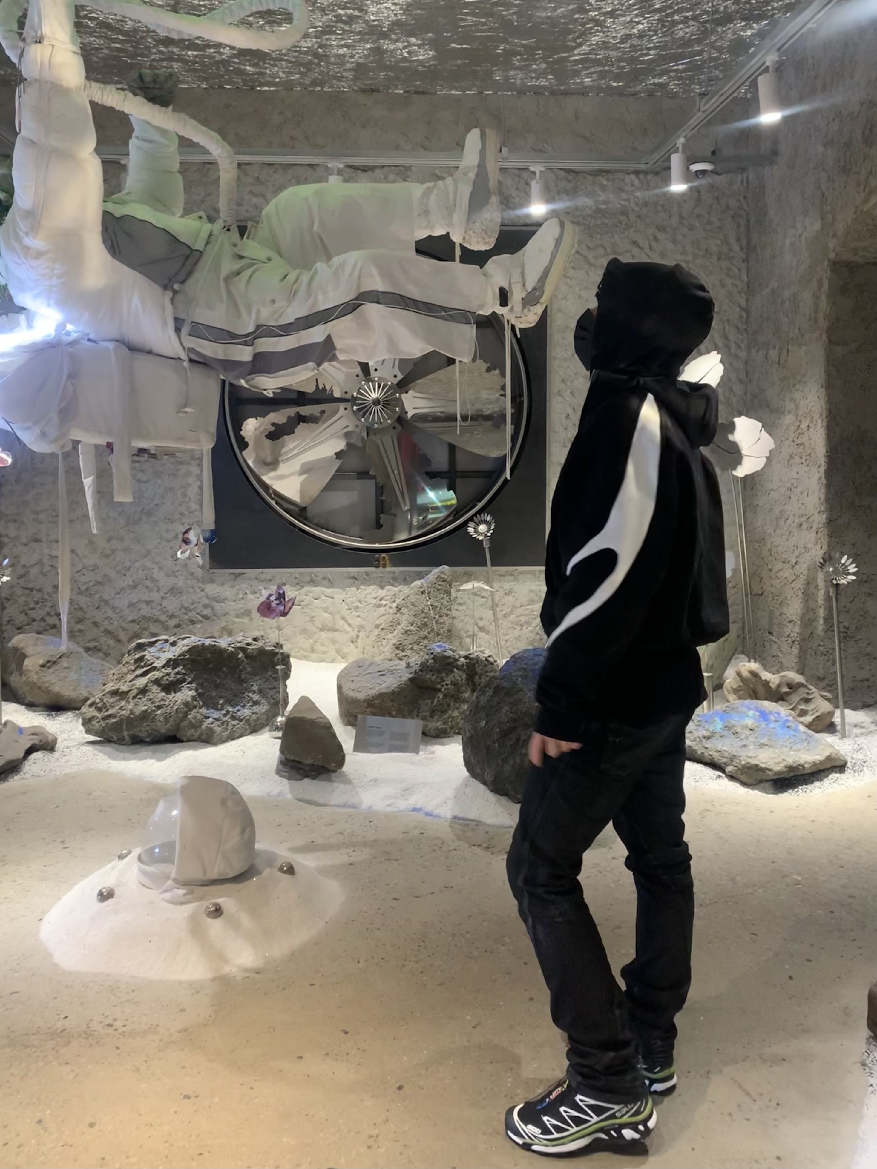 (@wavythewavy) 님의 게시물 | KREAM