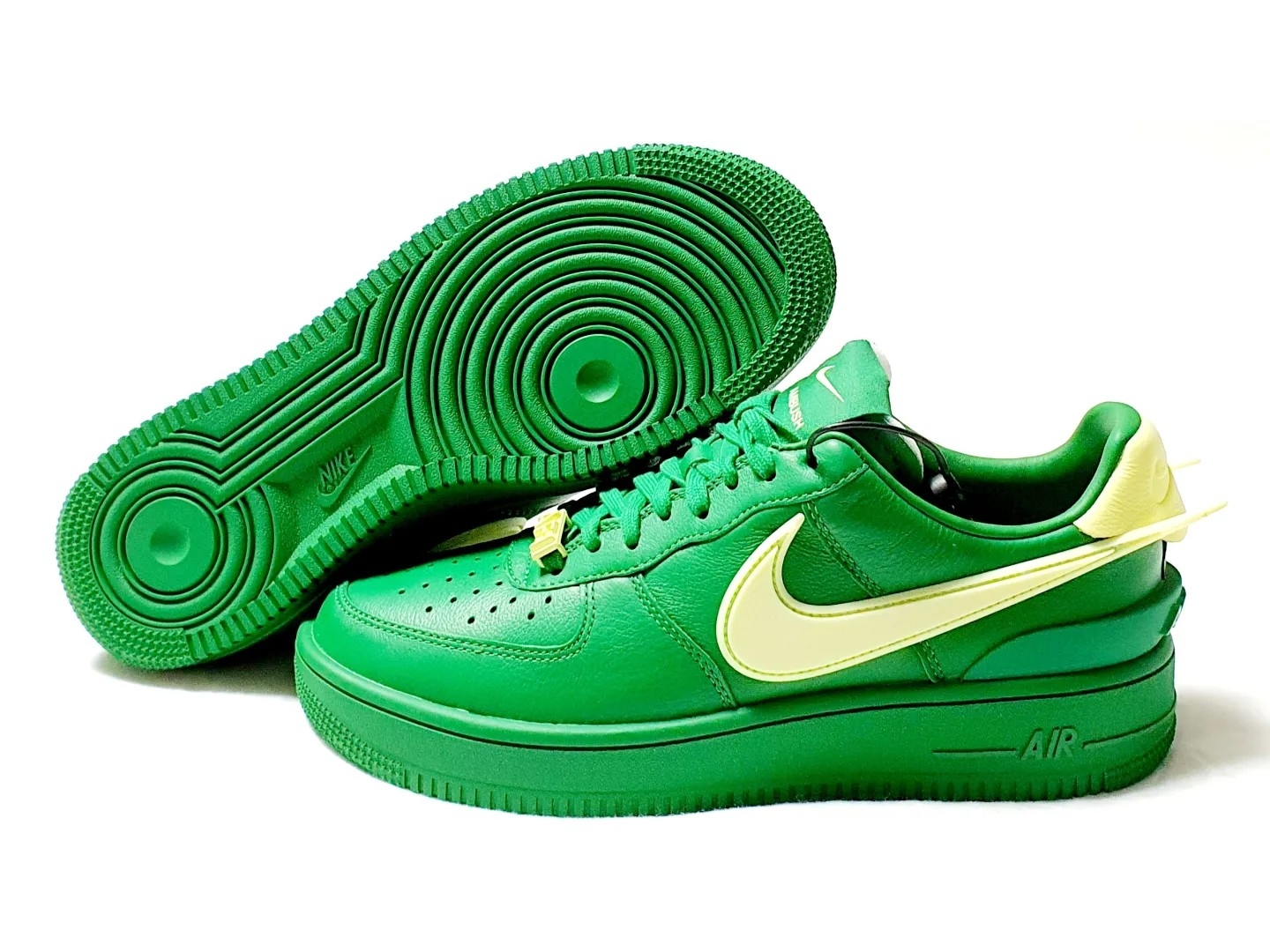 @sneaker_woong (@sneaker_woong) 님의 게시물 | KREAM