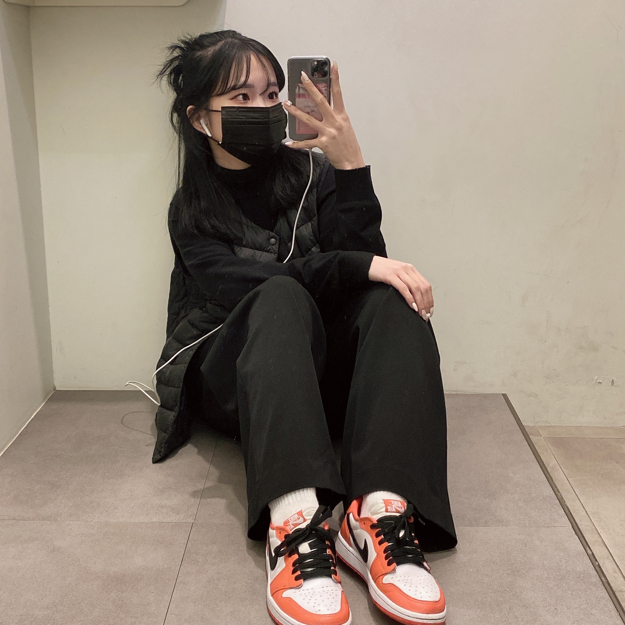 먕 (@__dw__0) 님의 게시물 | KREAM