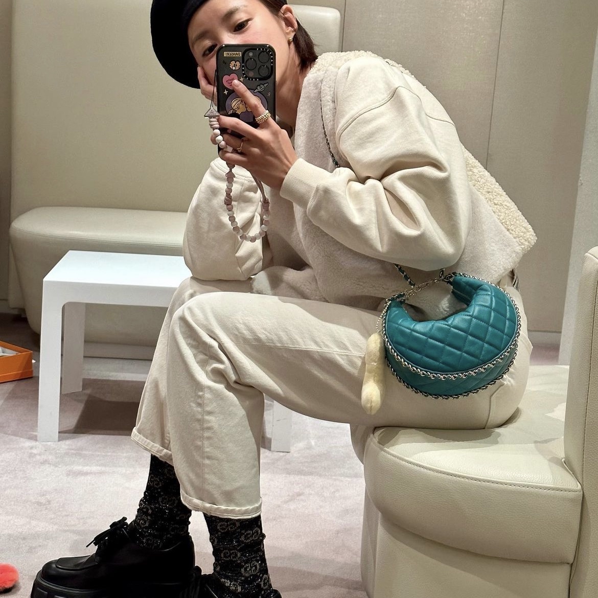 loveuham (@cyevg9) 님의 게시물 | KREAM