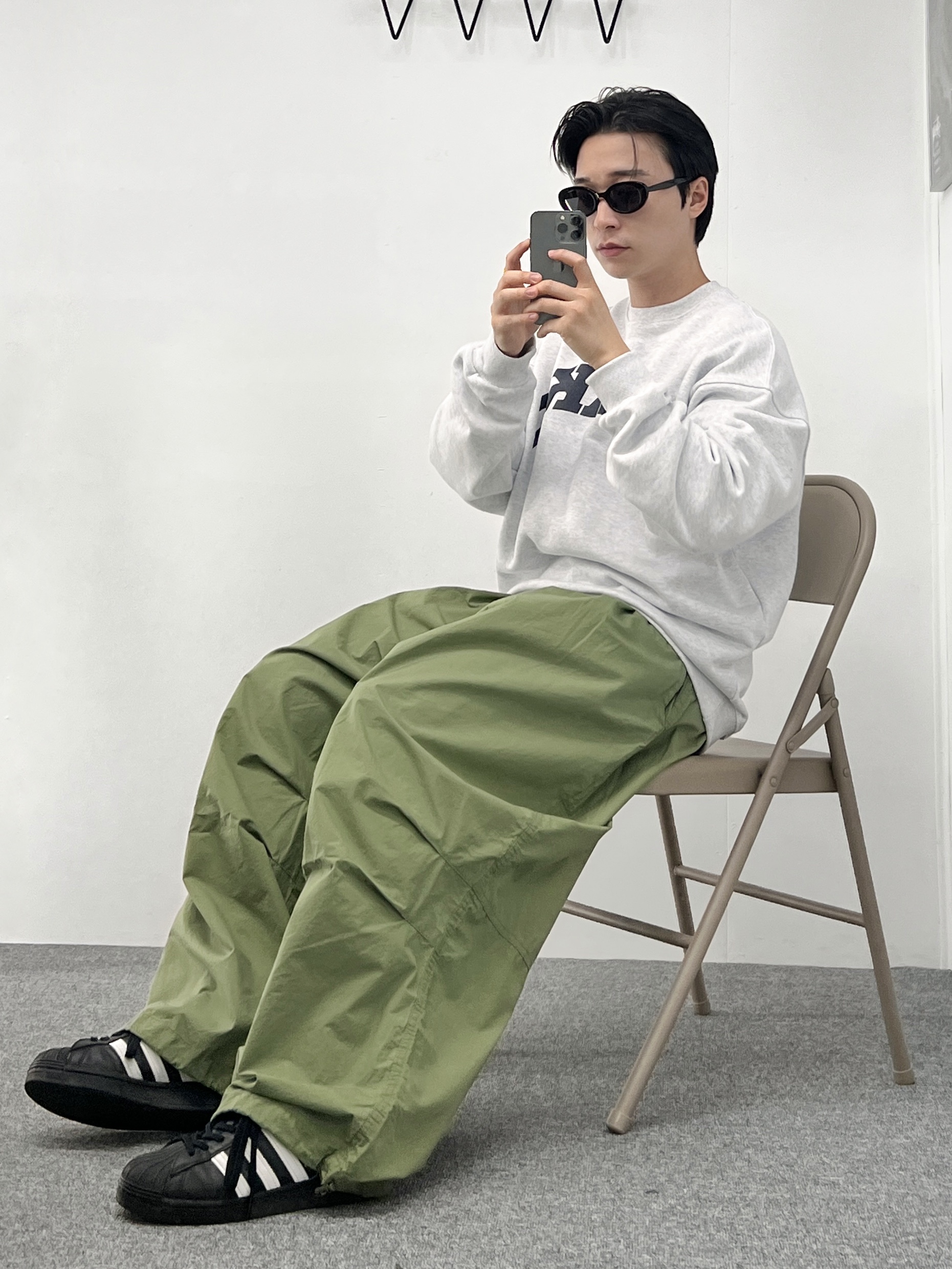 세현 (@me_iro) 님의 게시물 | KREAM