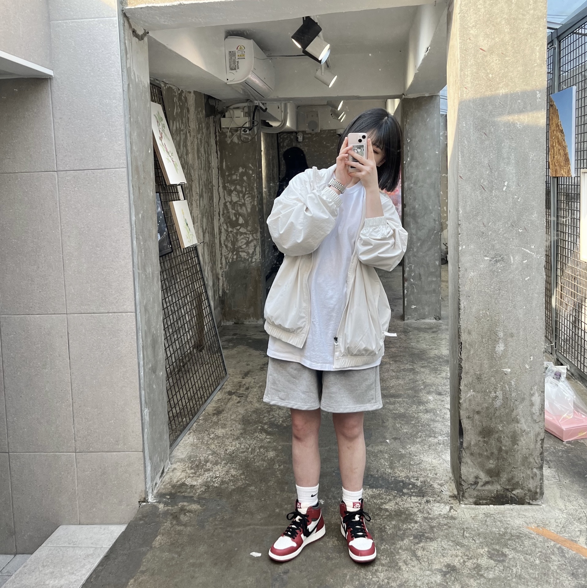 정니 (@ju.delaw) 님의 게시물 | KREAM