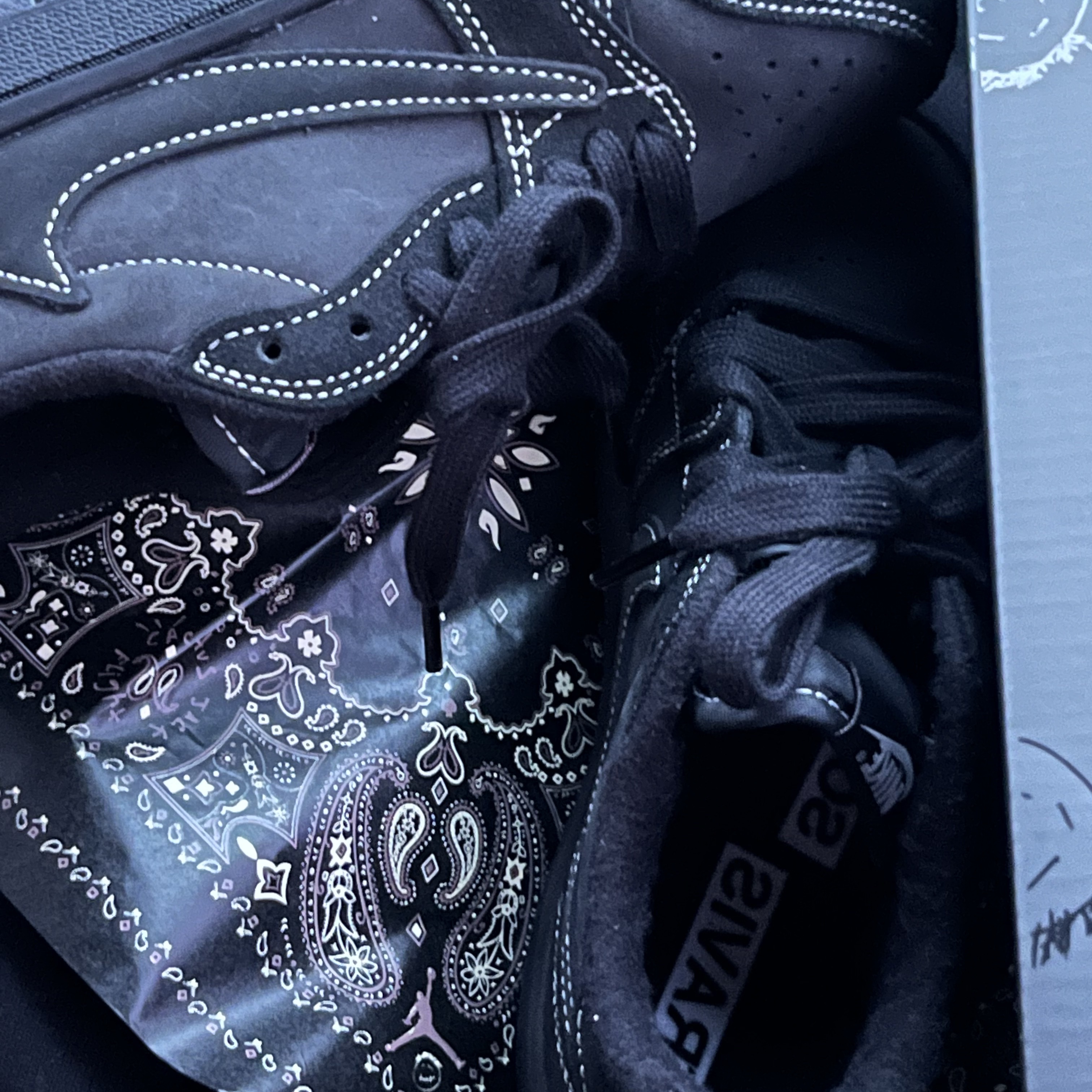 진주 (@zin__zoo) 님의 게시물 | KREAM