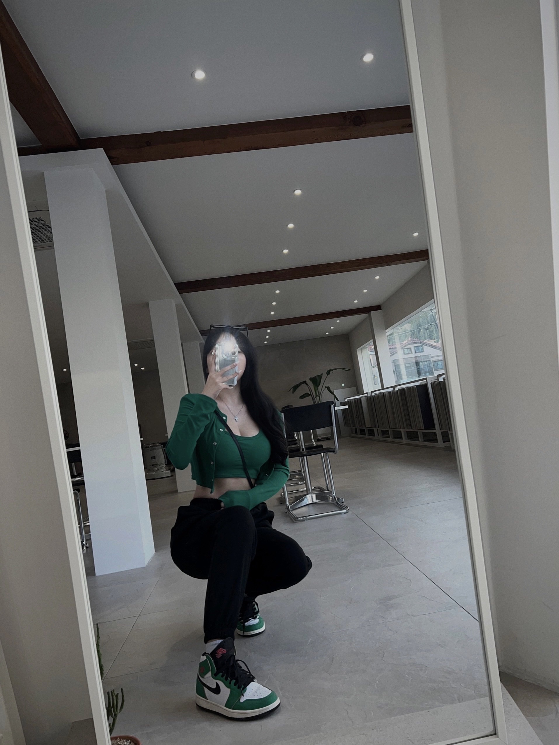 지수 (@ljsww) 님의 게시물 | KREAM