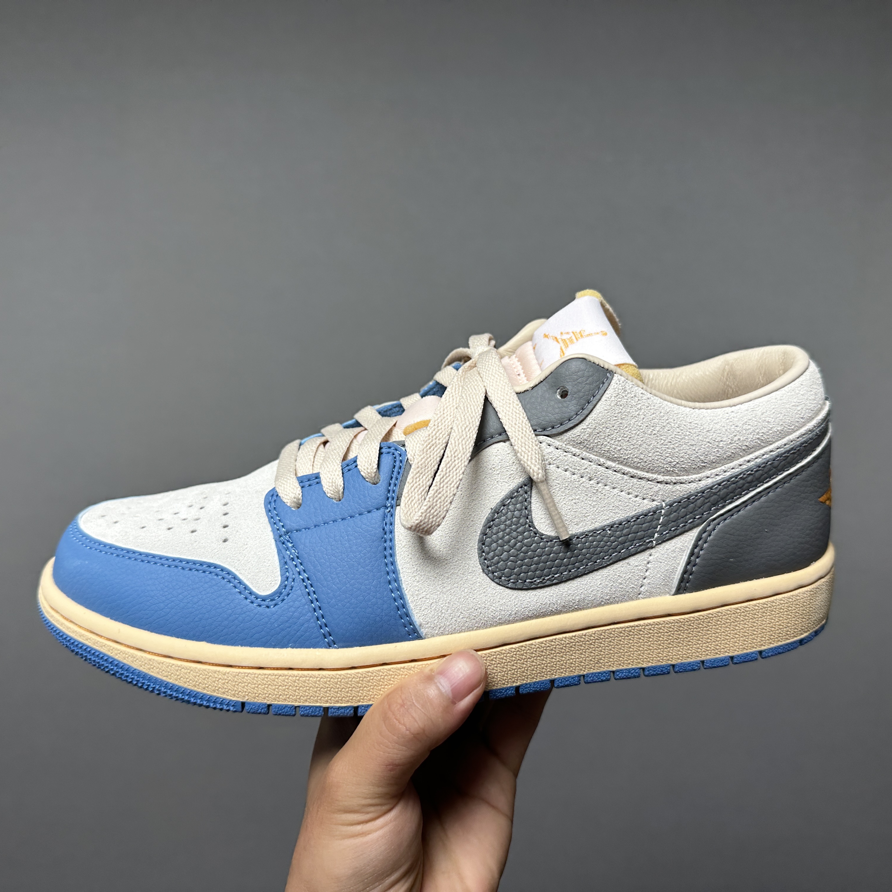 @acgacg) 님의 게시물 | KREAM