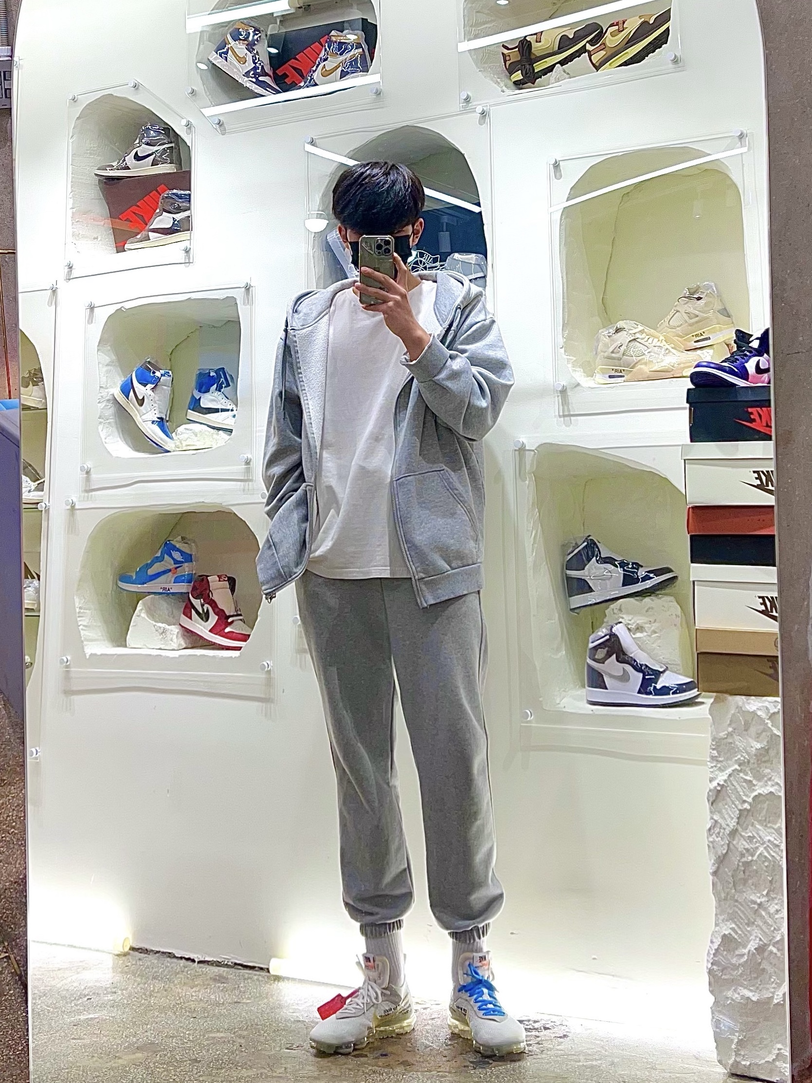 주현승 (@seung.__.ll) 님의 게시물 | KREAM