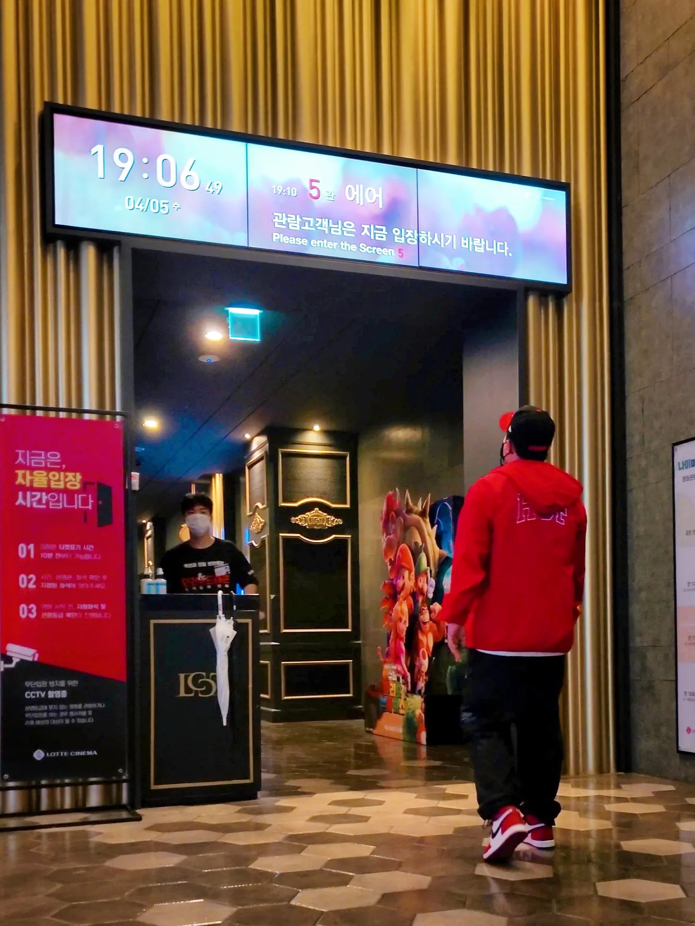 택군 (@taekgoon) 님의 게시물 | KREAM