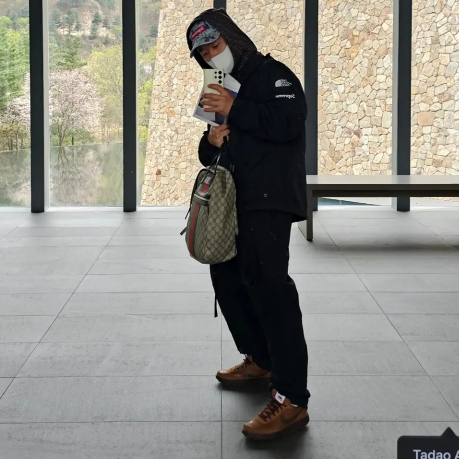 코난 (@_lets_be) 님의 게시물 | KREAM