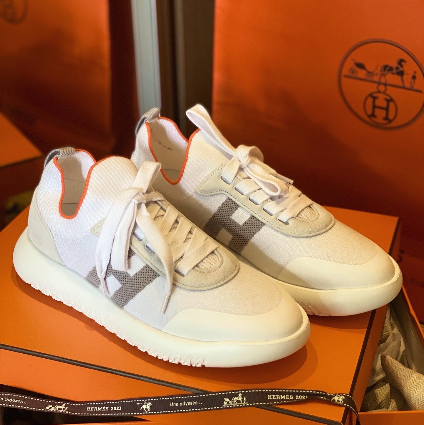 Beodeul Ryu (@ryu.vivv) 님의 게시물 | KREAM