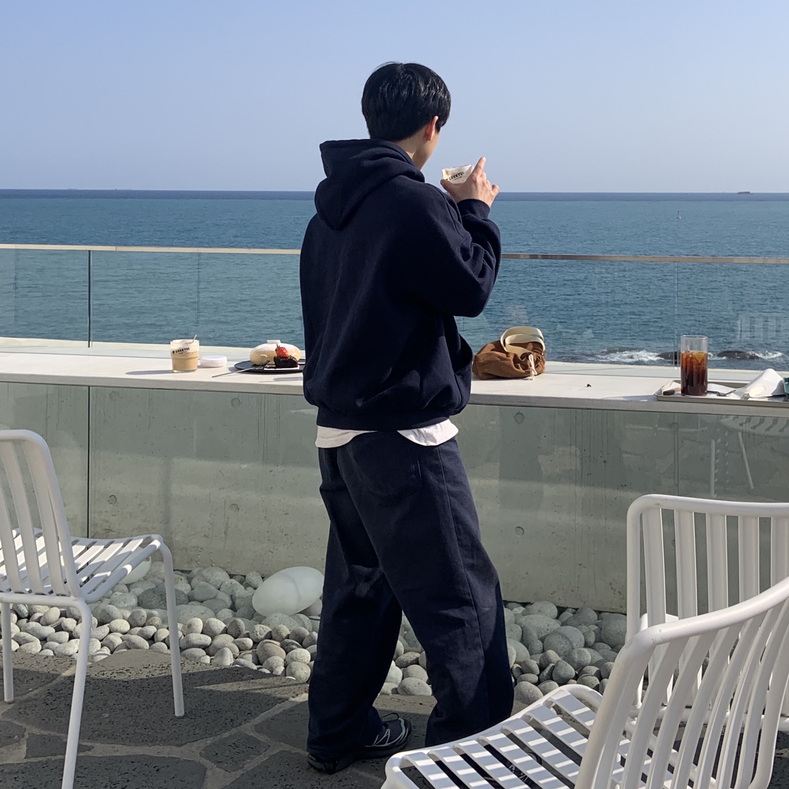 작은진경 (@j._.gyeong.e) 님의 게시물 | KREAM