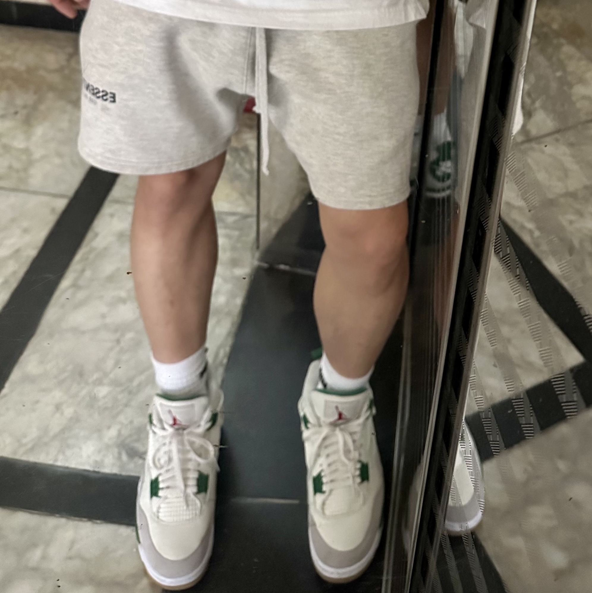 아몰라귀찮아 (@hera_xsfm) 님의 게시물 | KREAM