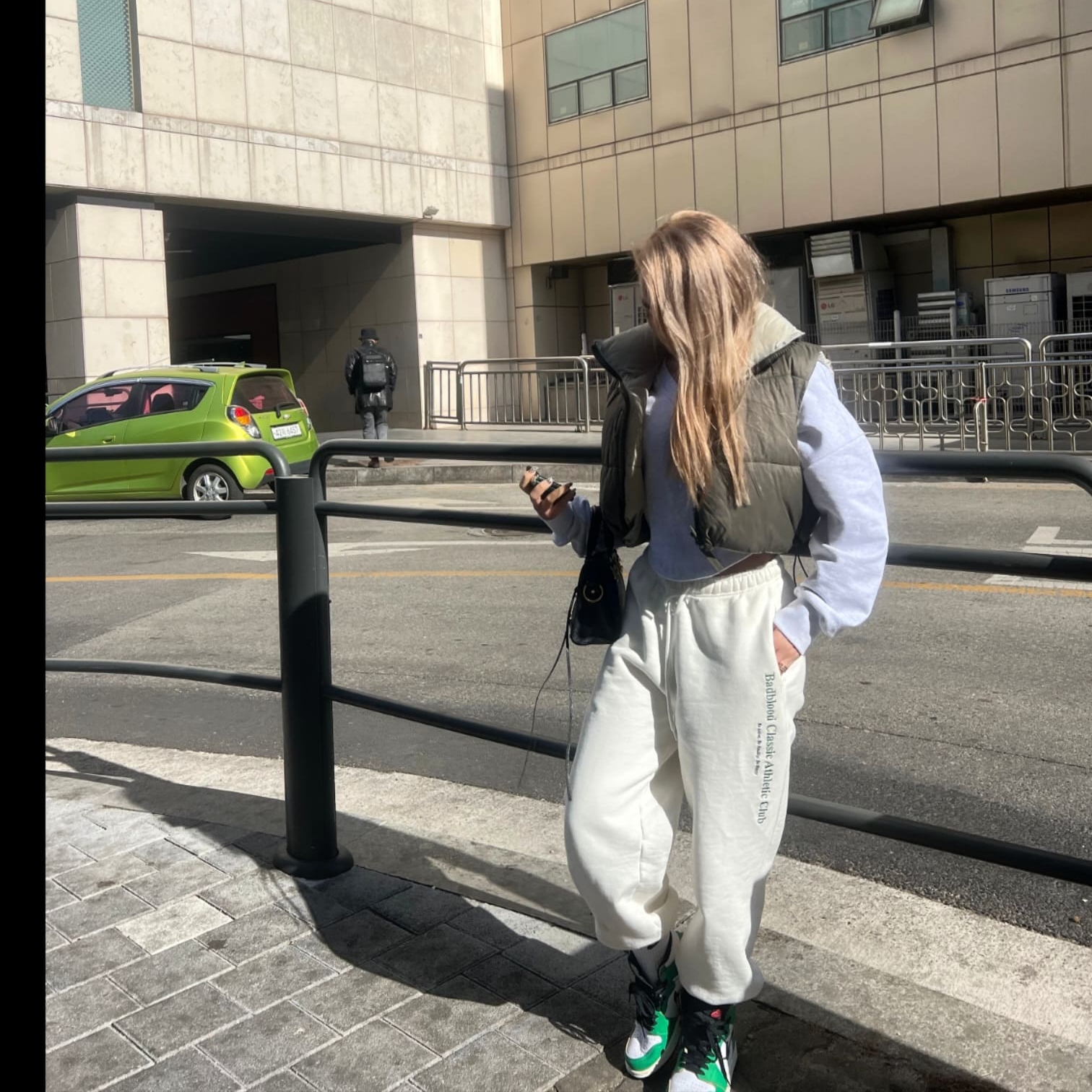 bin (@binnybinny) 님의 게시물 | KREAM