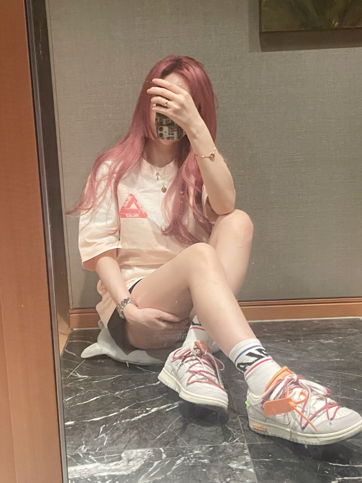 크르응 (@kikikizzz) 님의 게시물 | KREAM