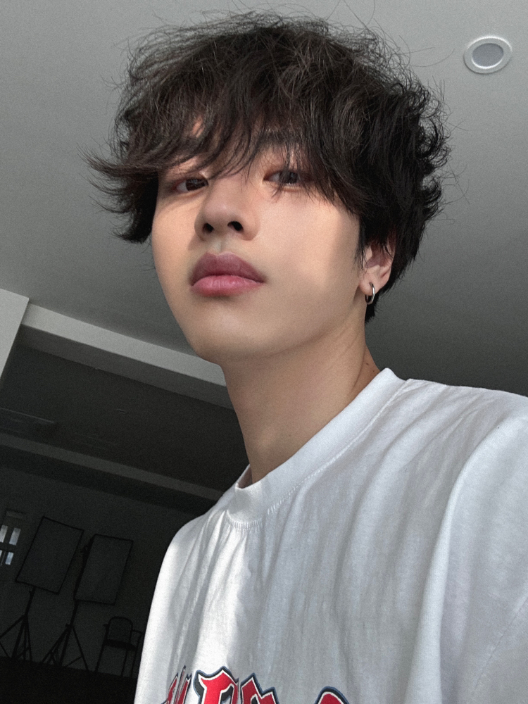 정동수 (@_dong.su) 님의 게시물 | KREAM